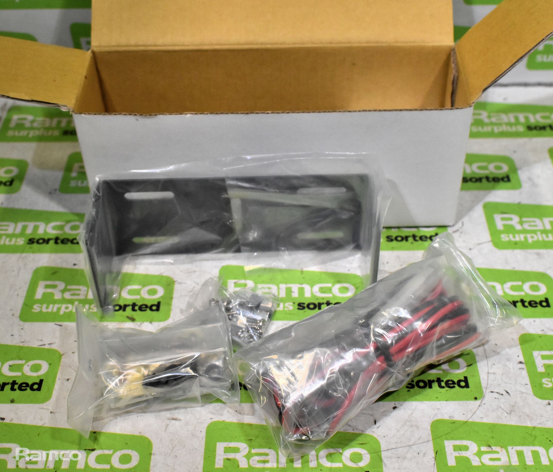 4x SMC 2546L8 UHF FM transceiver radios - boxed with power cable and ...