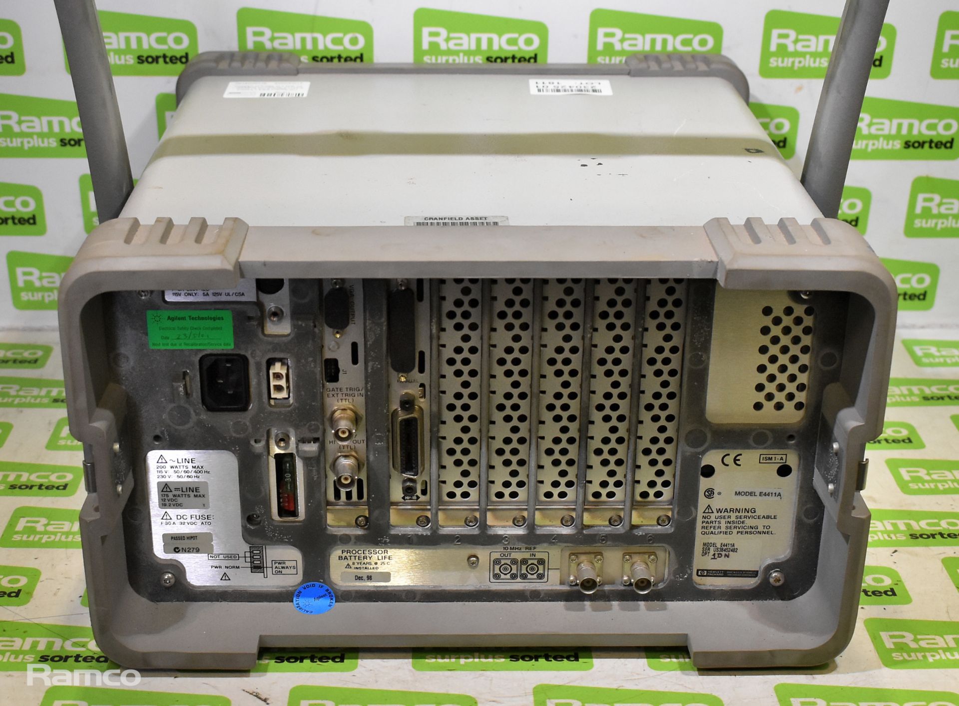 HP Agilent ESA-L1500A E4411A Spectrum analyzer - serial US38452482 ...