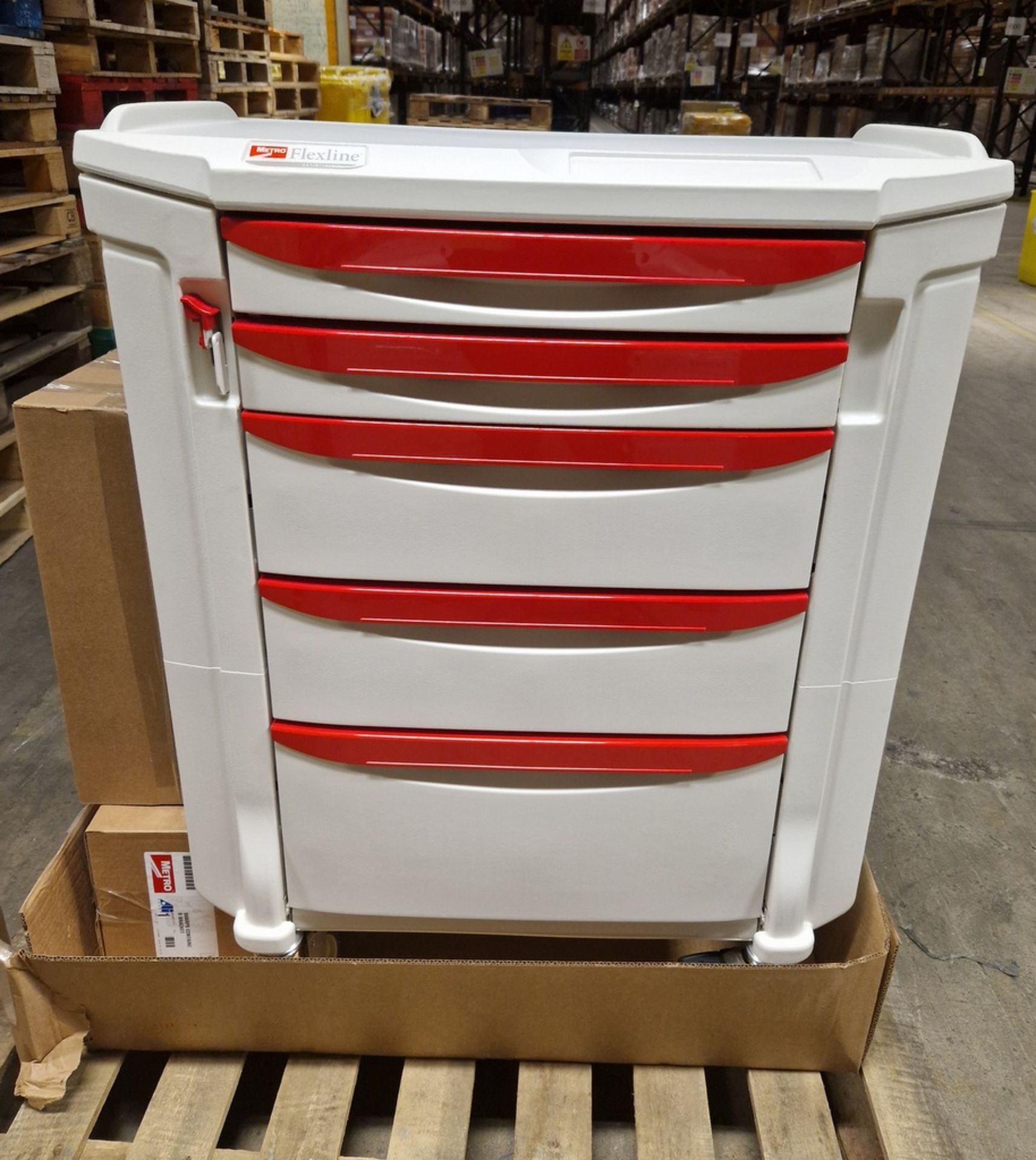 48x Metro Flexline FL27P portable medical storage cart complete with ...