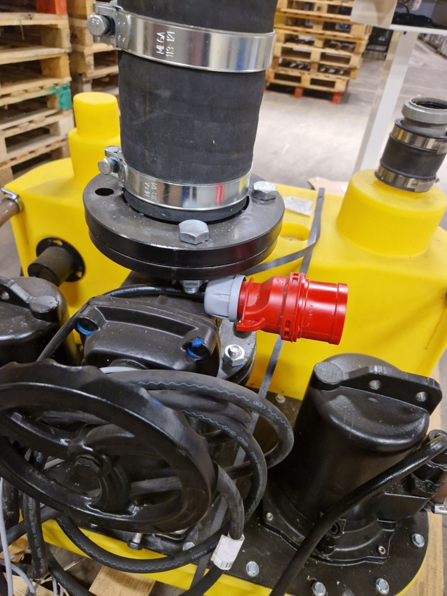 10x Jung Pumpen Compli 1015/4 sewage stations - these pumps were ...