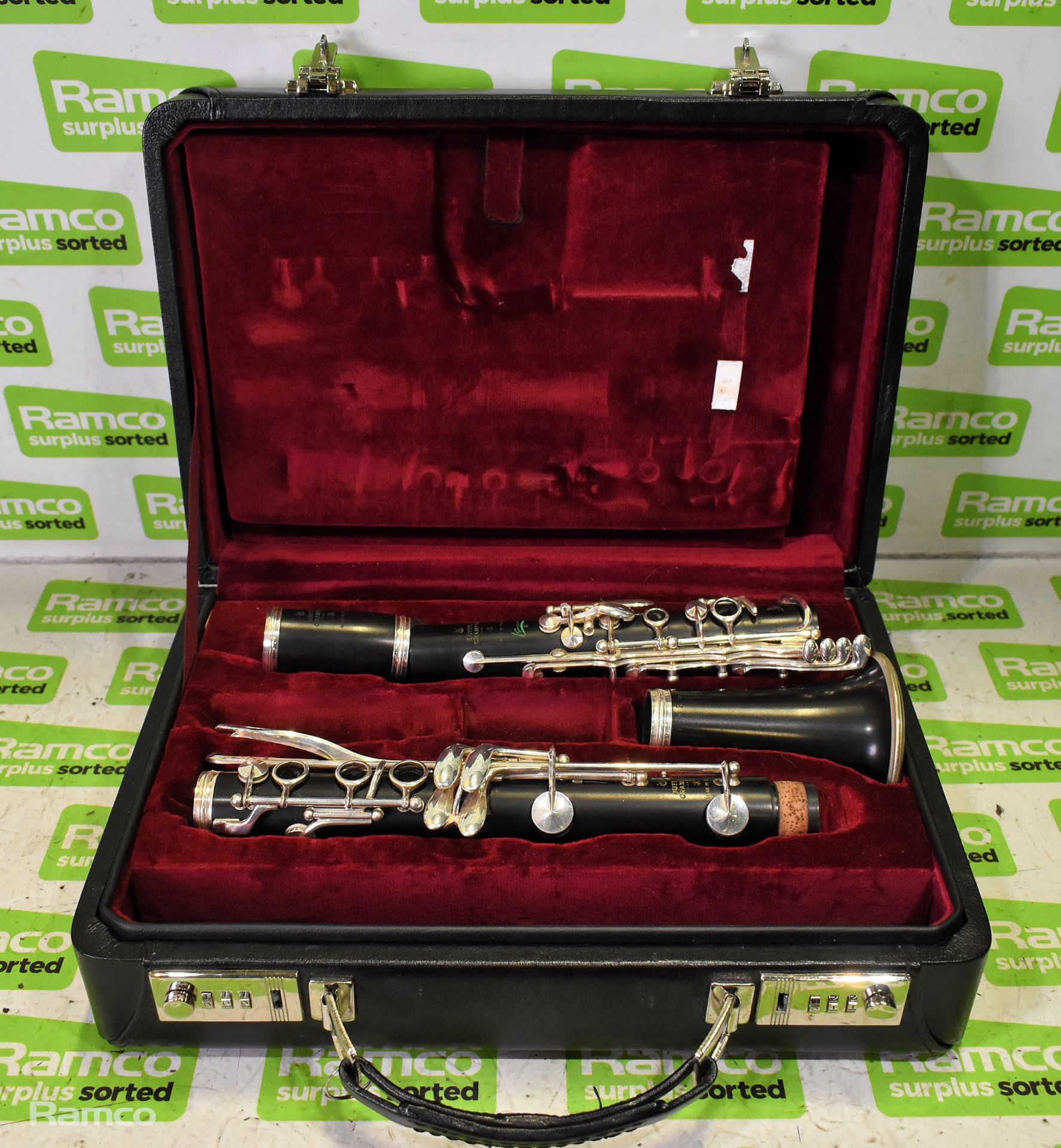 Buffet Crampon Bb clarinet with travel case - W 340 x D 240 x H 100 mm ...