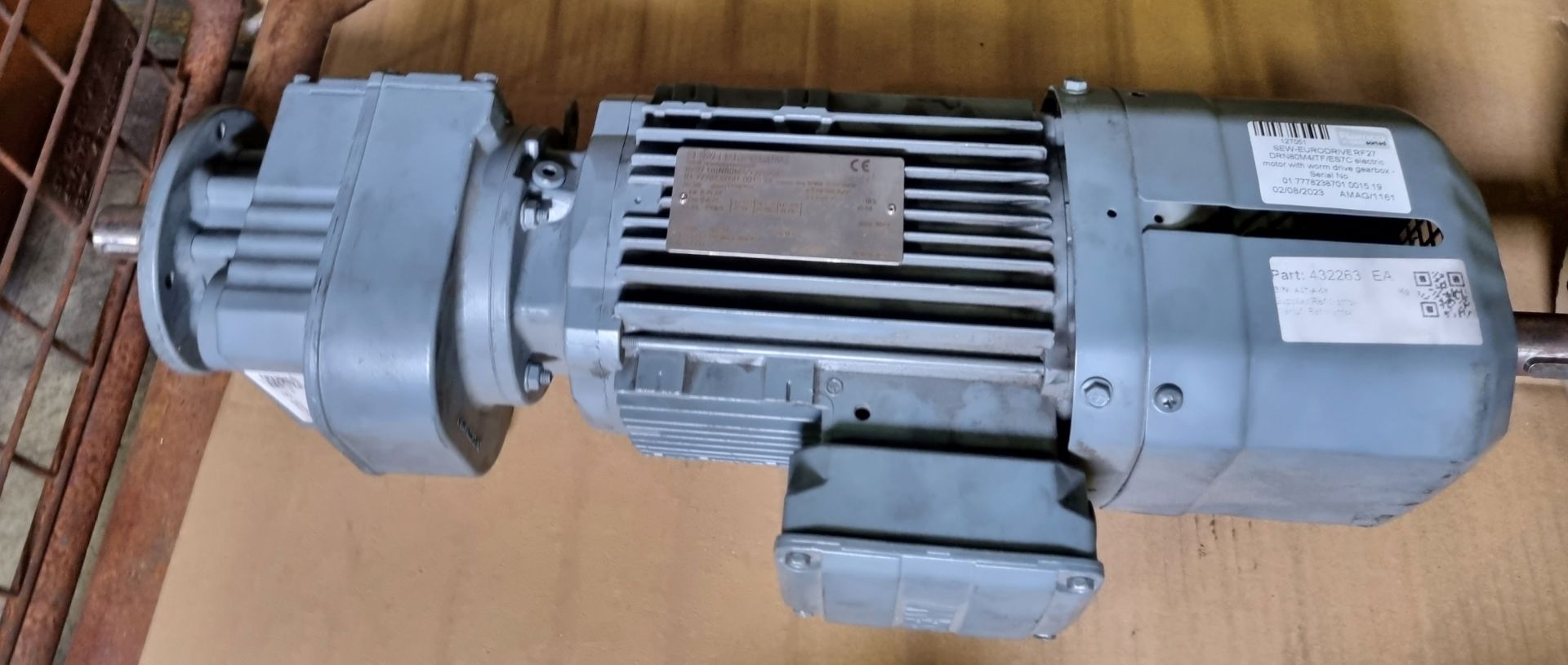 SEW-EURODRIVE RF27 DRN80M4/TF/ES7C electric motor with worm drive ...