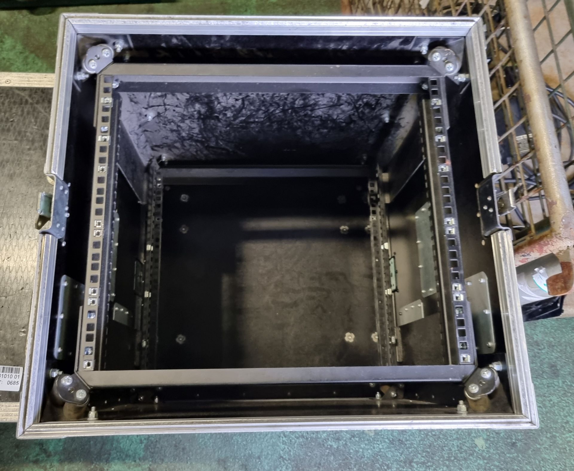 9U flight case with shock mount, on wheels, suitable for equipment upto ...