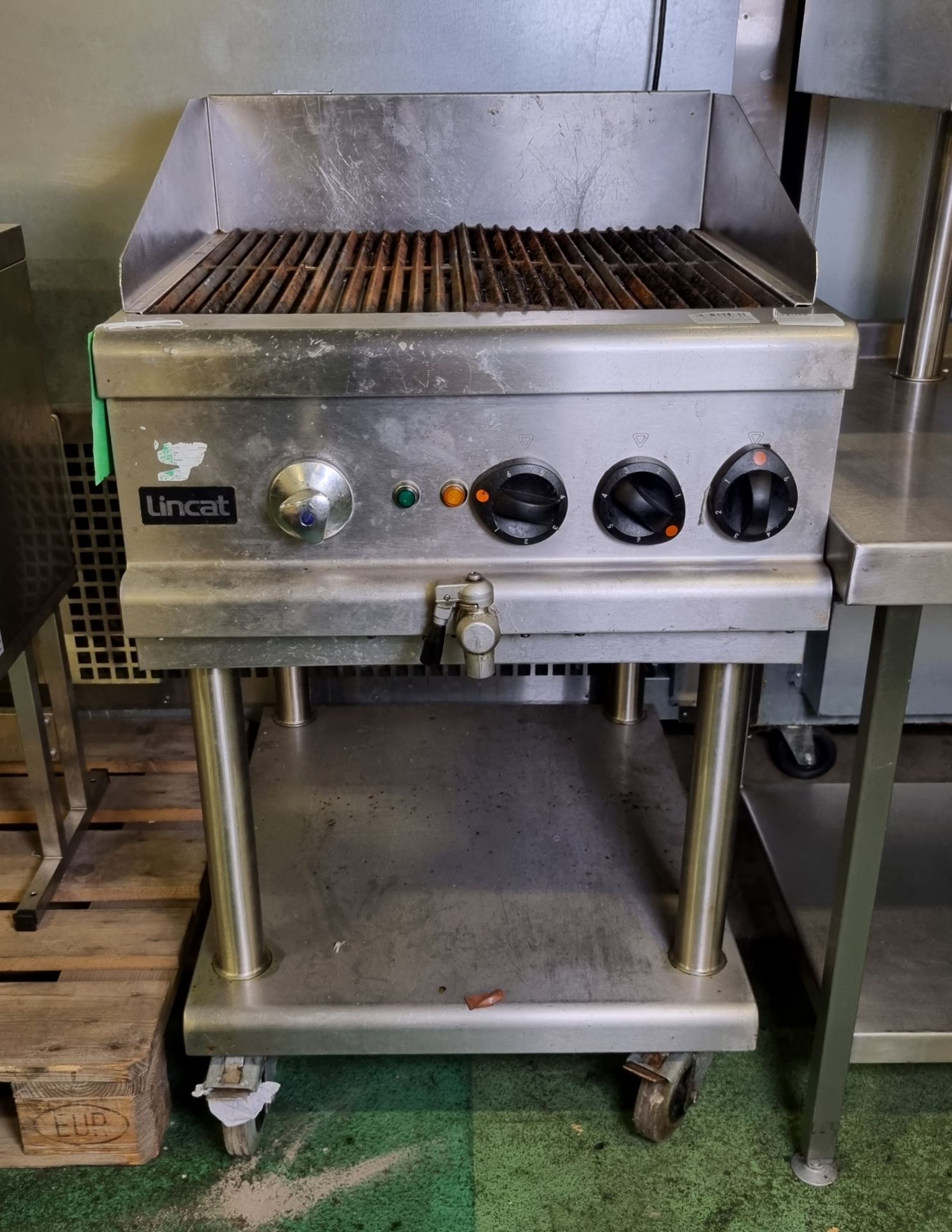 Lincat OE7405 stainless steel gas chargrill - W 600 x D 750 x H 1070mm