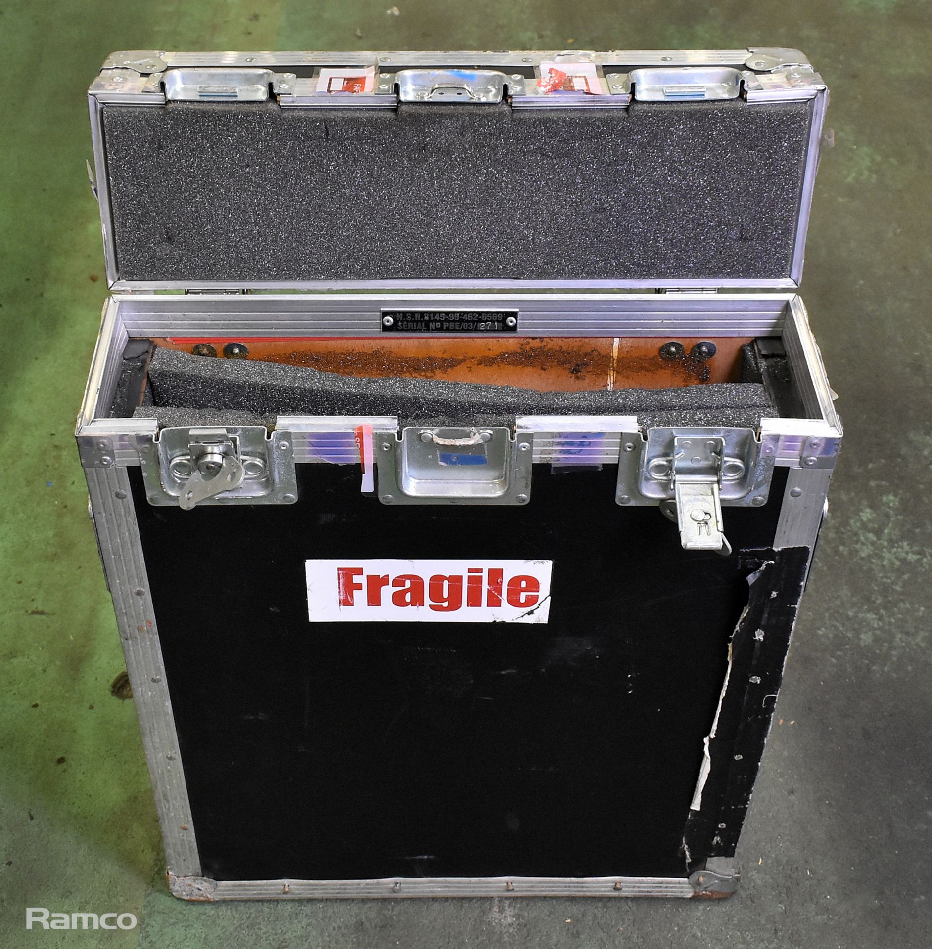 Foam padded flight case - L 680 x W 530 x H 170mm