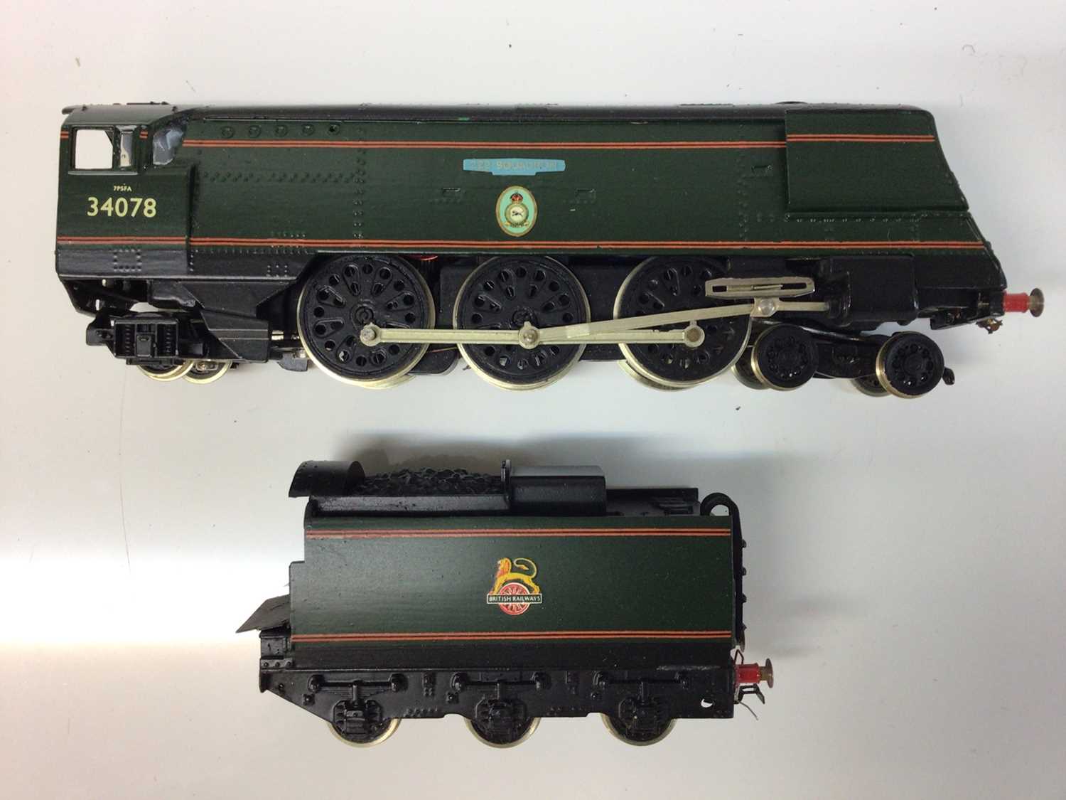 Wrenn OO gauge 4-6-2 BR Green Battle of Britain Class '222 Squadron ...
