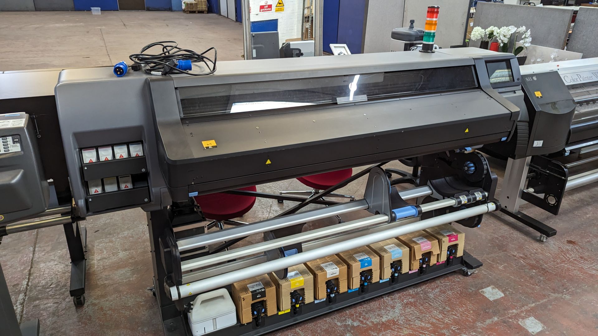HP Latex 570 wide format printer including ink delivery system and ...