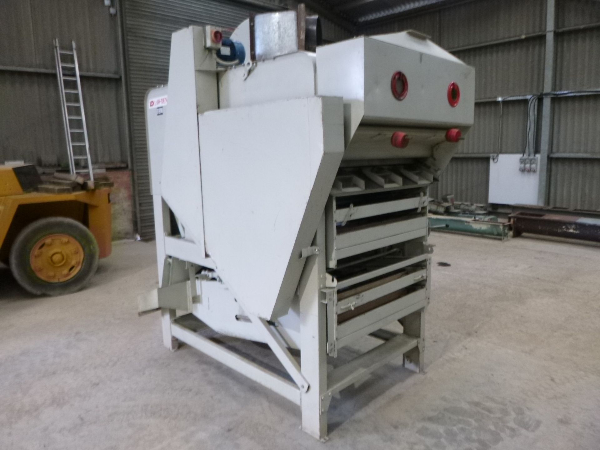 Law Denis D200 Grain Cleaner, 2.2kW, with one set of screens (more ...