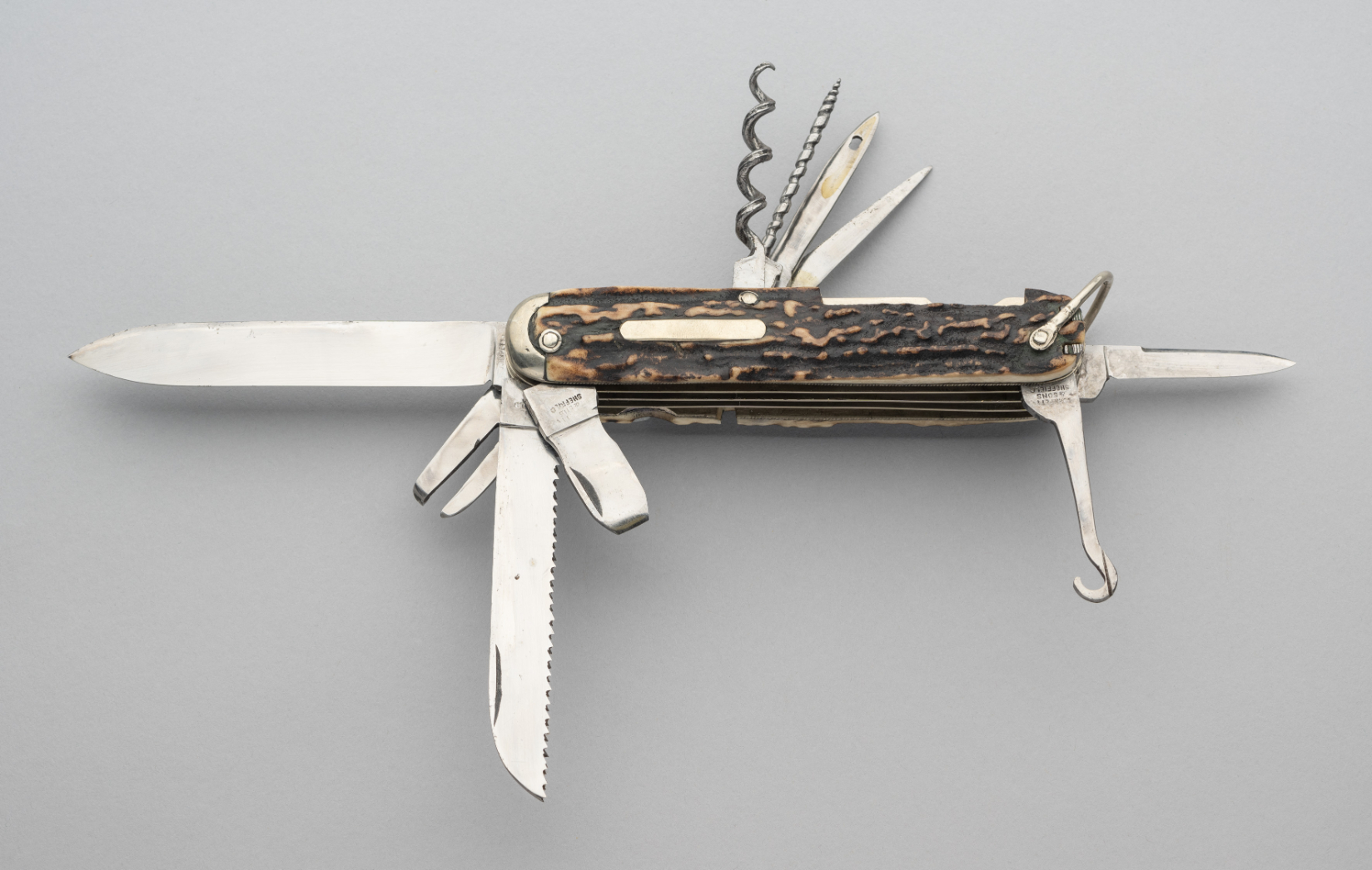 A SPORTSMAN’S KNIFE, JOHN PETTY & SONS, SHEFFIELD, LATE 19TH CENTURY ...