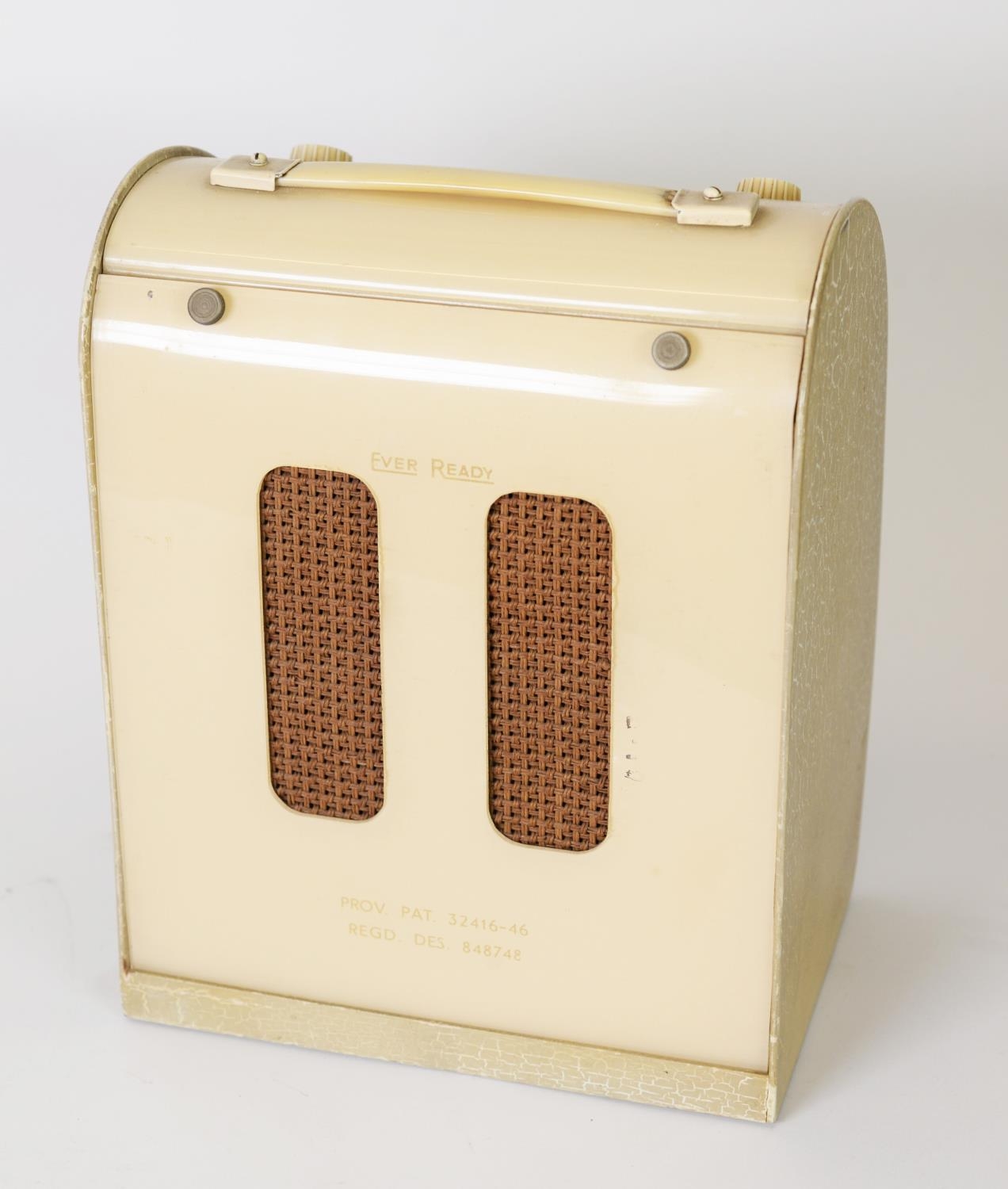 EVER READY VINTAGE BATTERY POWERED PORTABLE VALVE RADIO, cream and gilt ...