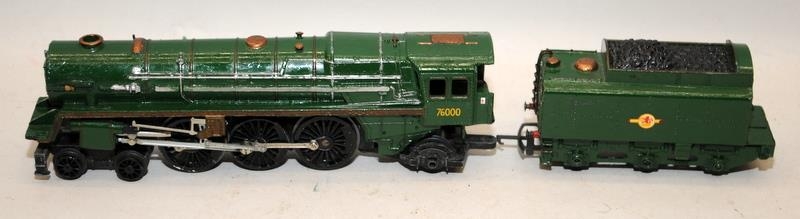 2 x OO Gauge Steam Locomotives with tenders in BR Green, 76000 and ...