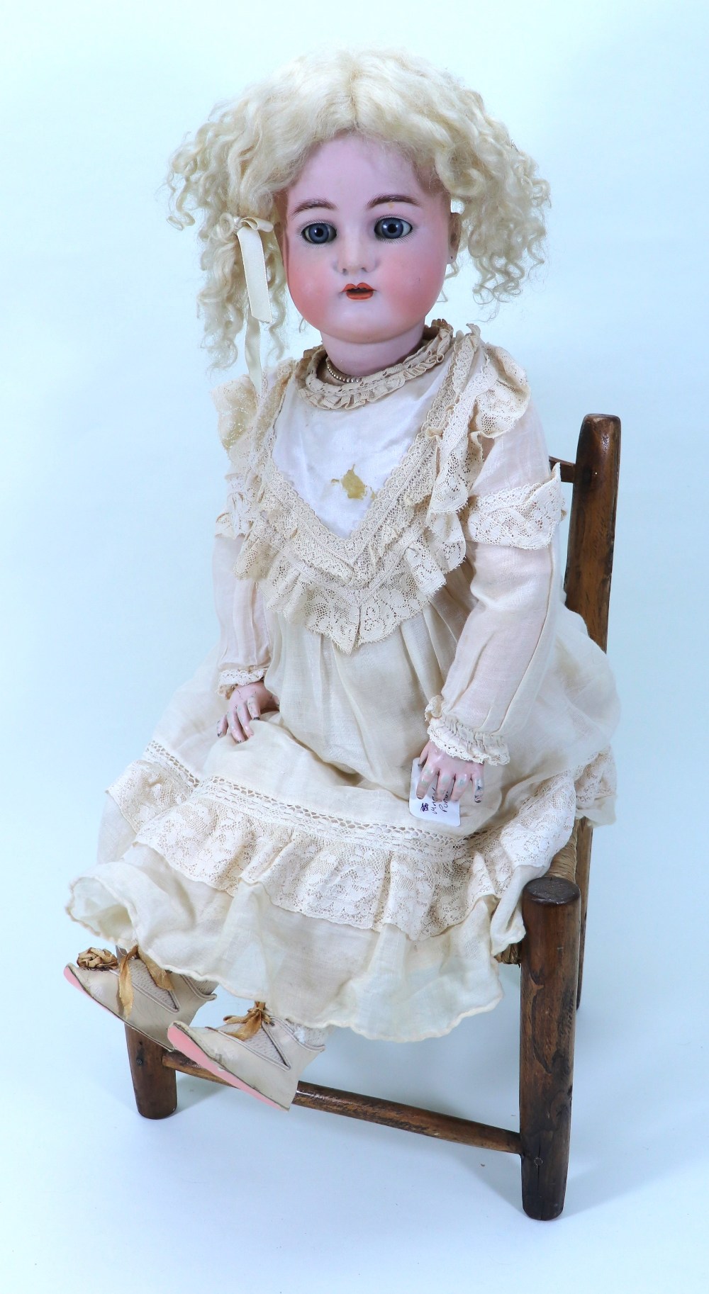A Large Kammer & Reinhardt/Simon & Halbig bisque head girl doll, German ...