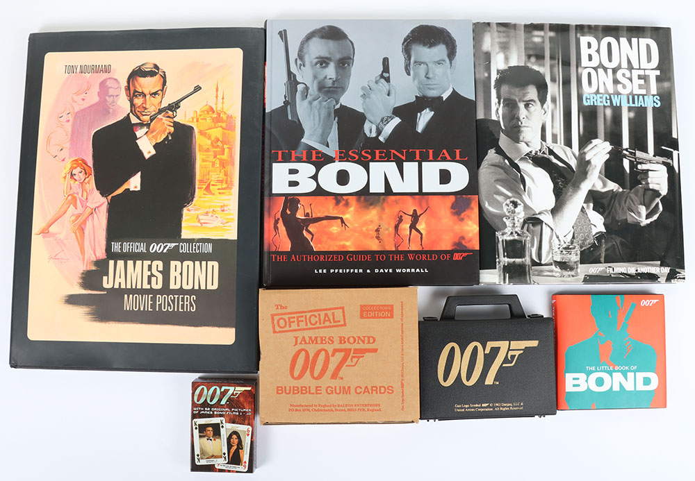 The Official 007 Collection James Bond Movie Posters Book, Tony ...