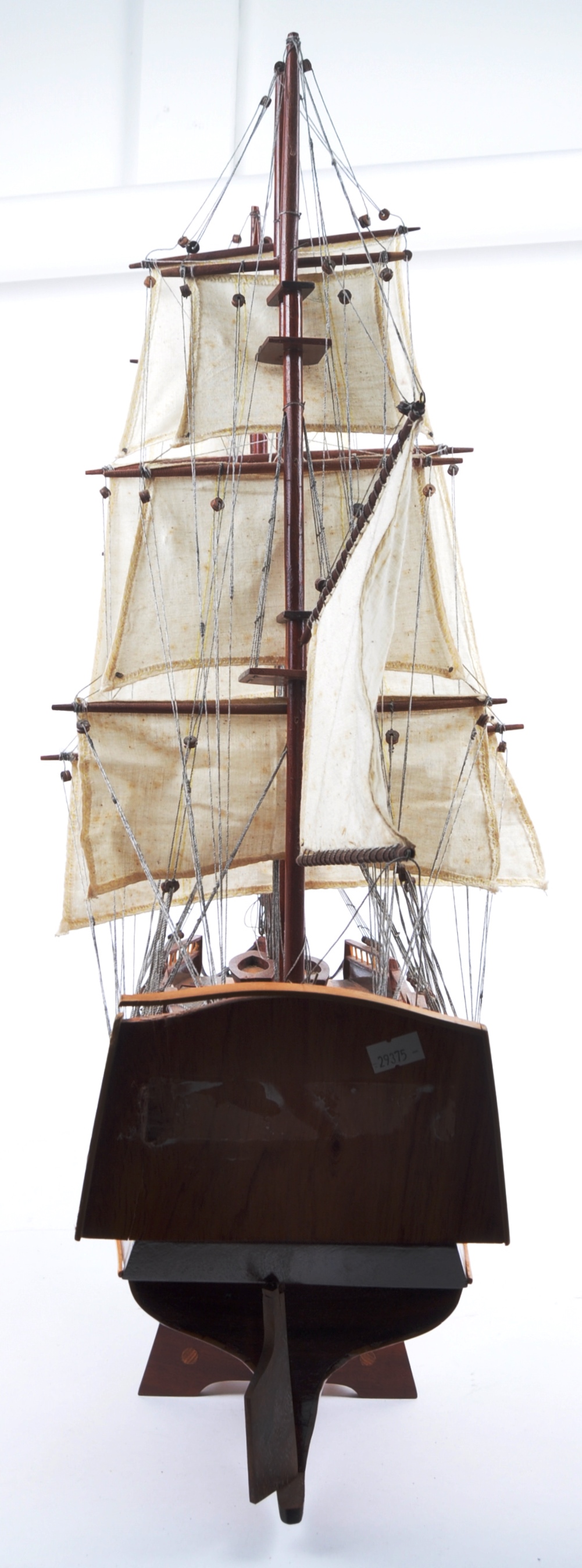 EARLY 20TH CENTURY HAND BUILT MODEL OF HMS VICTORY GALLEON - Auktionen ...