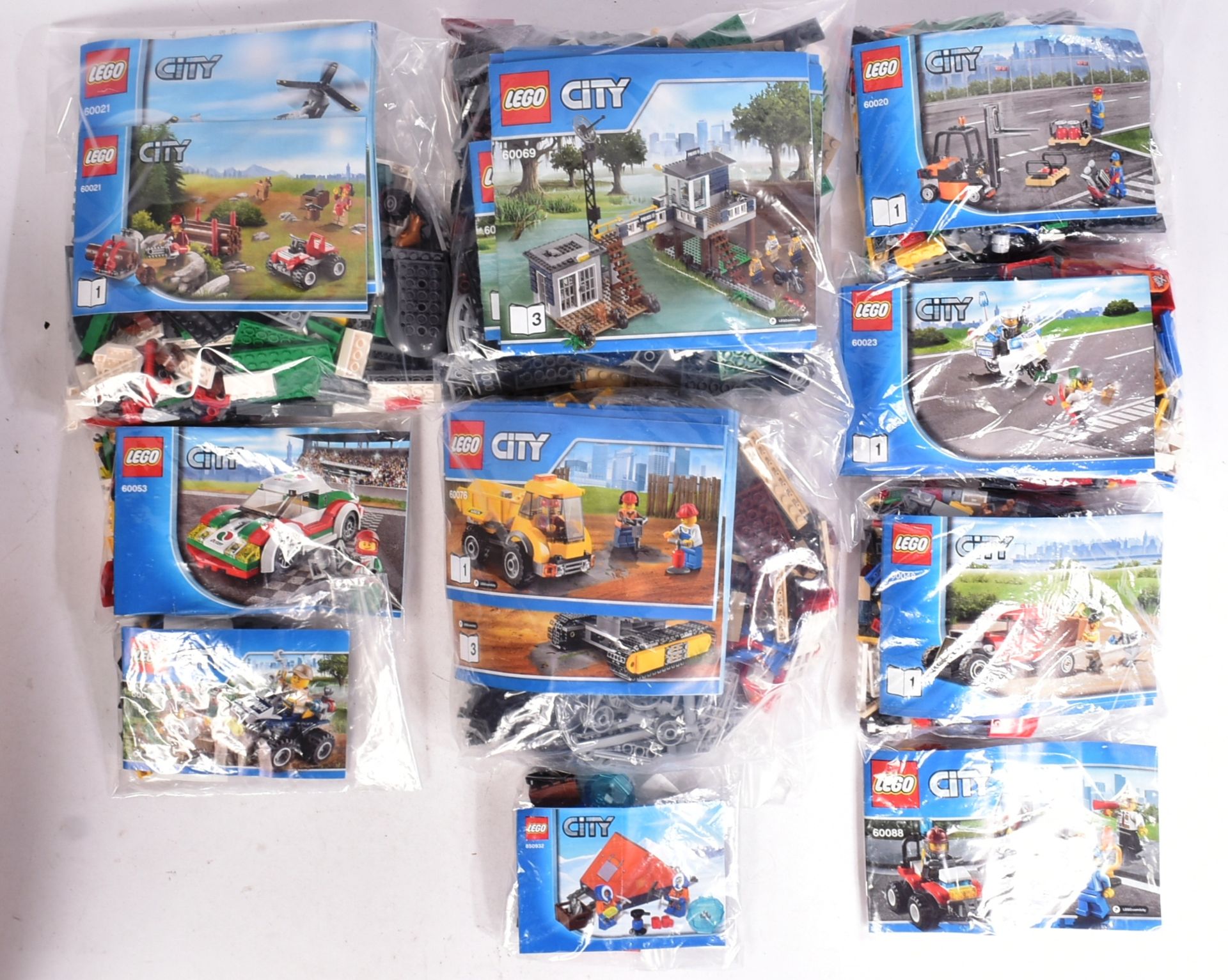 Lego City - a collection of x9 assorted Lego City sets comprising ...