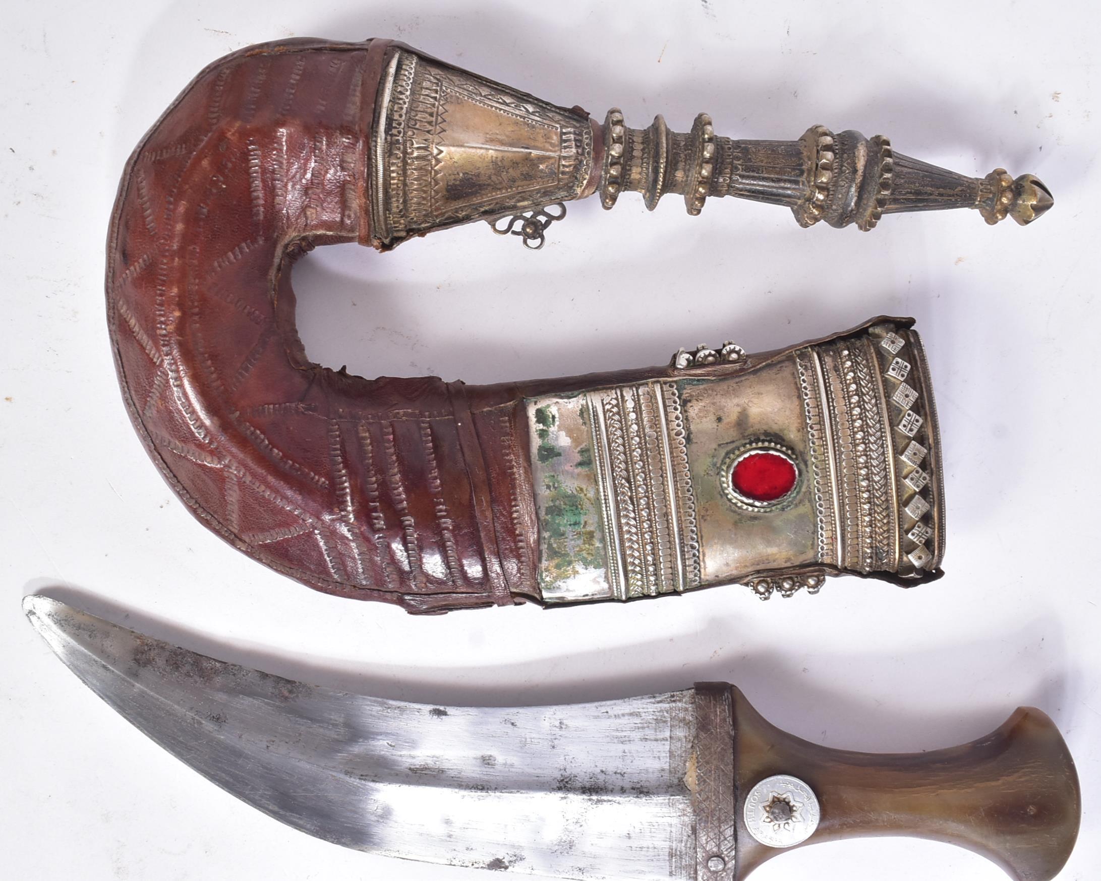 An original South Arabia ( Hadhramaut Yemen ) Gusbi Khanjar Jambiya ...