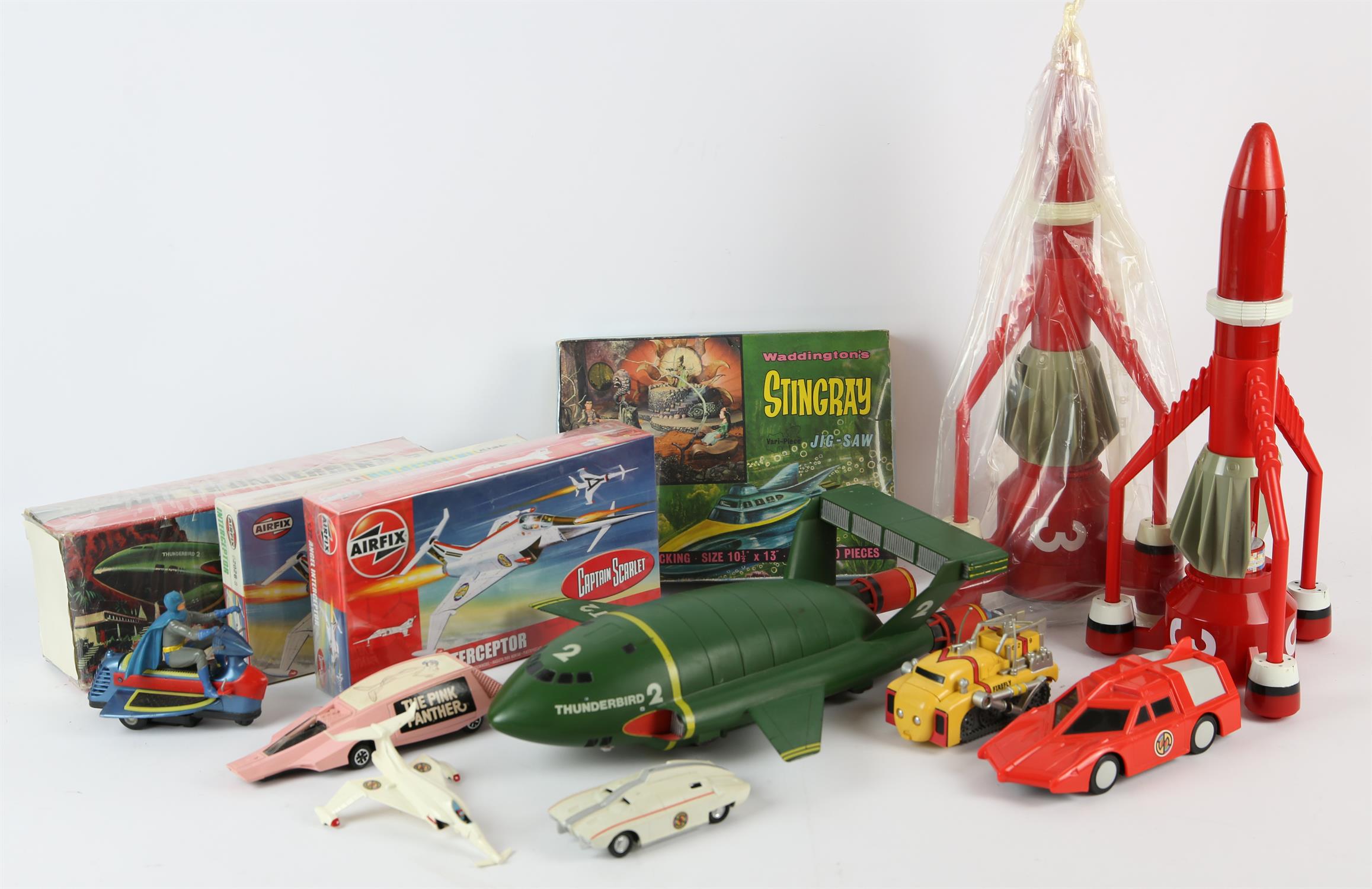 Gerry Anderson toys - Thunderbird 2 AJR 21 (box only), two Airfix ...