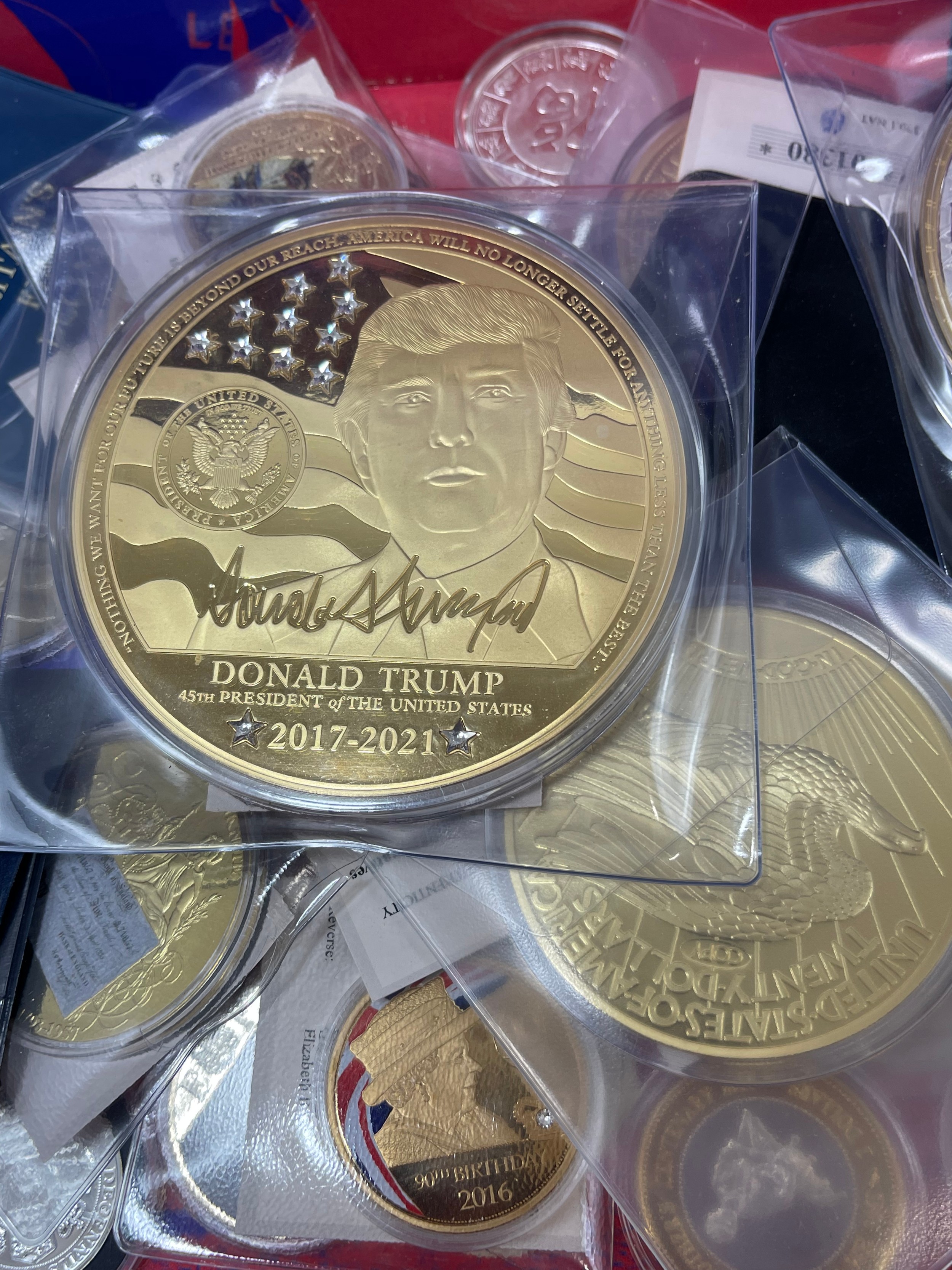 Moneda De Oro Del 45.u00ba Presidente De Estados Unidos: Donald J. Trump 2