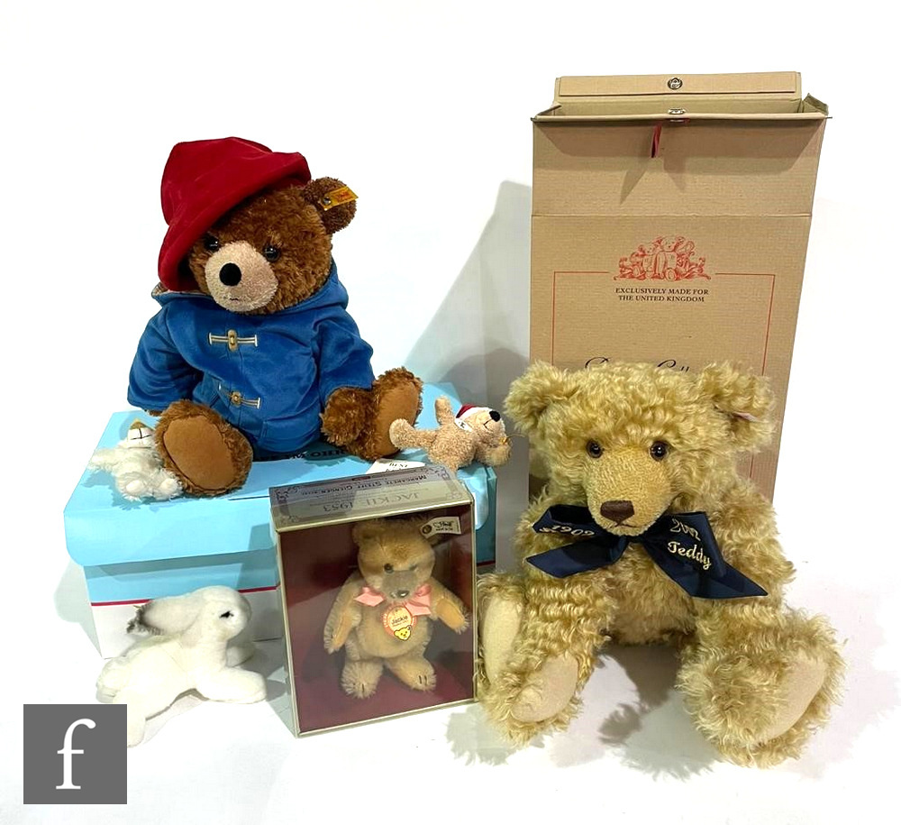 A collection of Steiff teddy bears, to include 670985 British ...