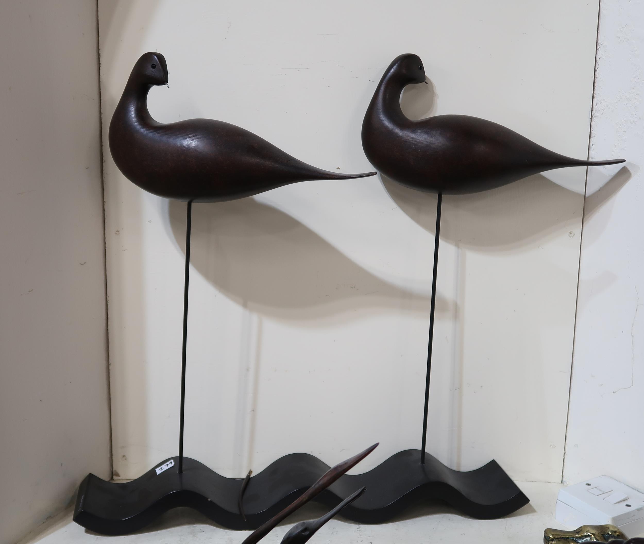 A Mike Lythgoe bird group, pottery chickens and cats and other figures ...