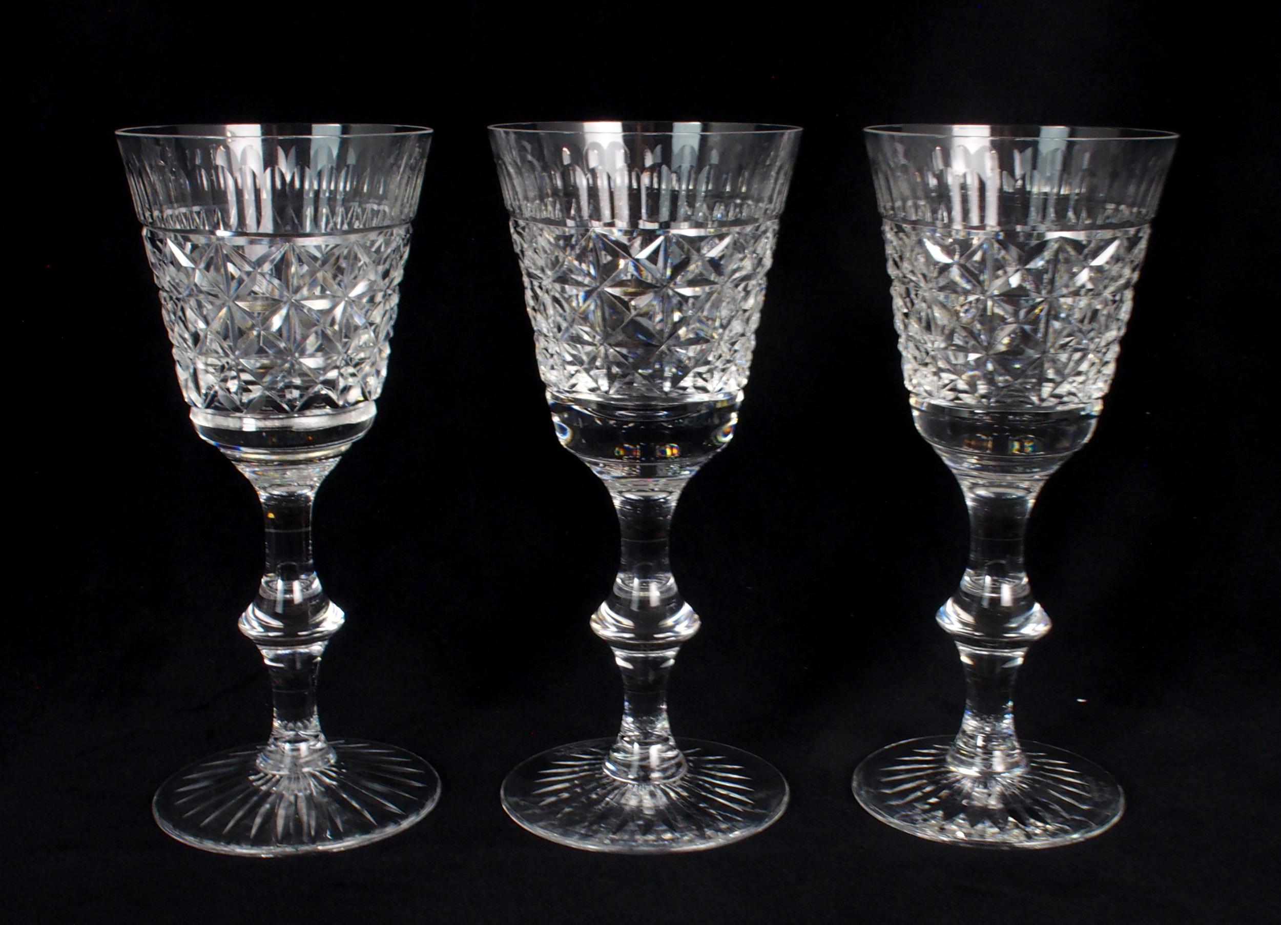 A SUITE OF EDINBURGH CRYSTAL ROYAL SCOT PATTERN DRINKING GLASSES ...