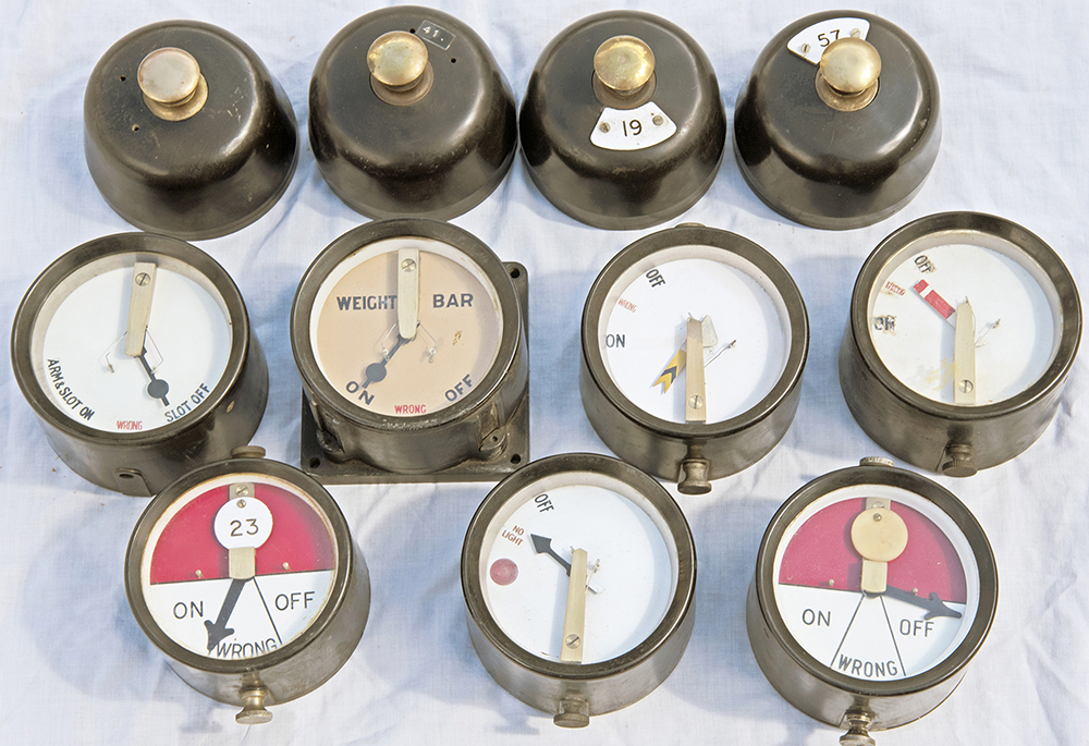Quantity 7 bakelite Signal Repeaters together with quantity 4 bakelite ...