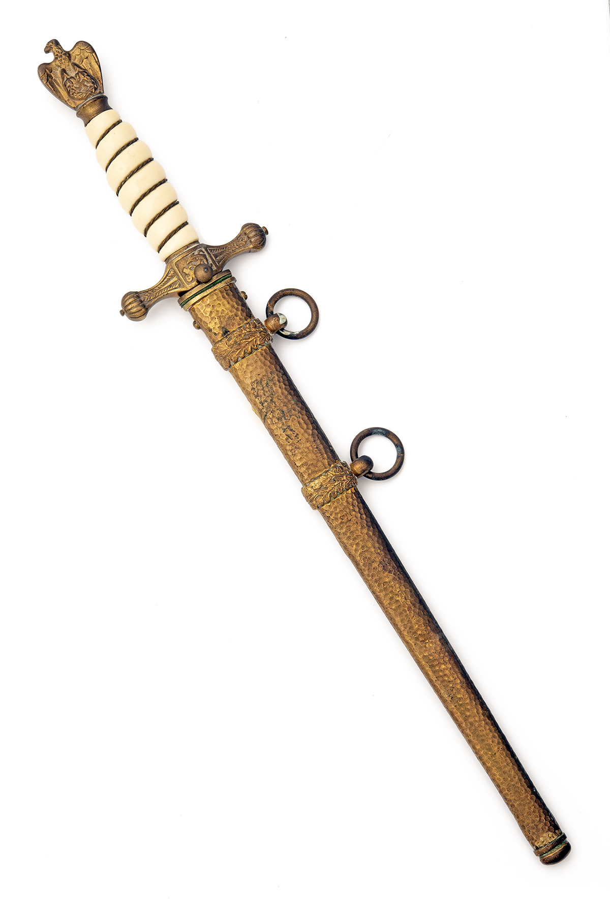 A GERMAN NAVAL DIRK FOR THE KRIEGSMARINE SIGNED W.K.C, with 10in ...