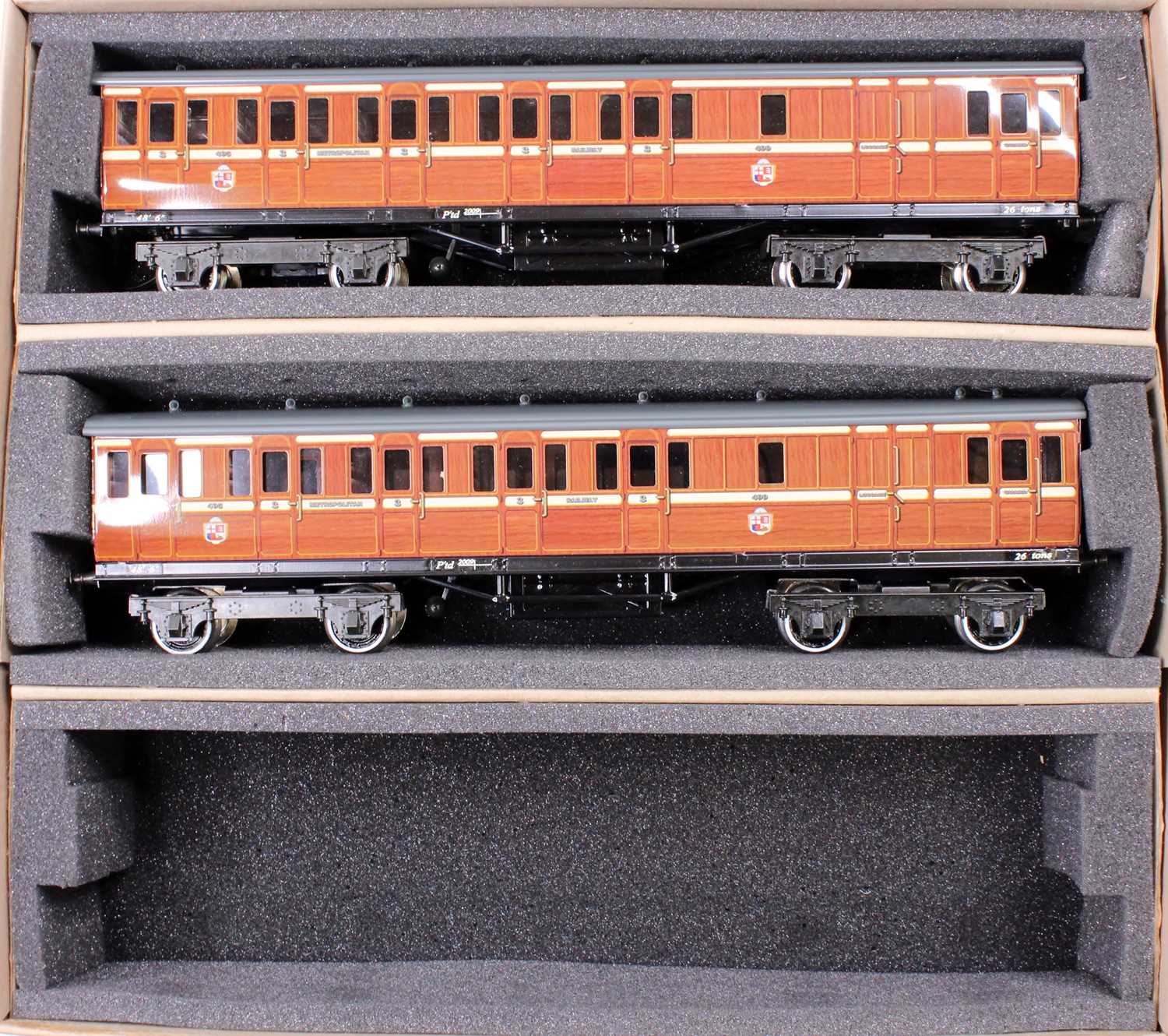 Darstaed 0 Gauge MET Metropolitan Coach Pack, containing 5 various ...