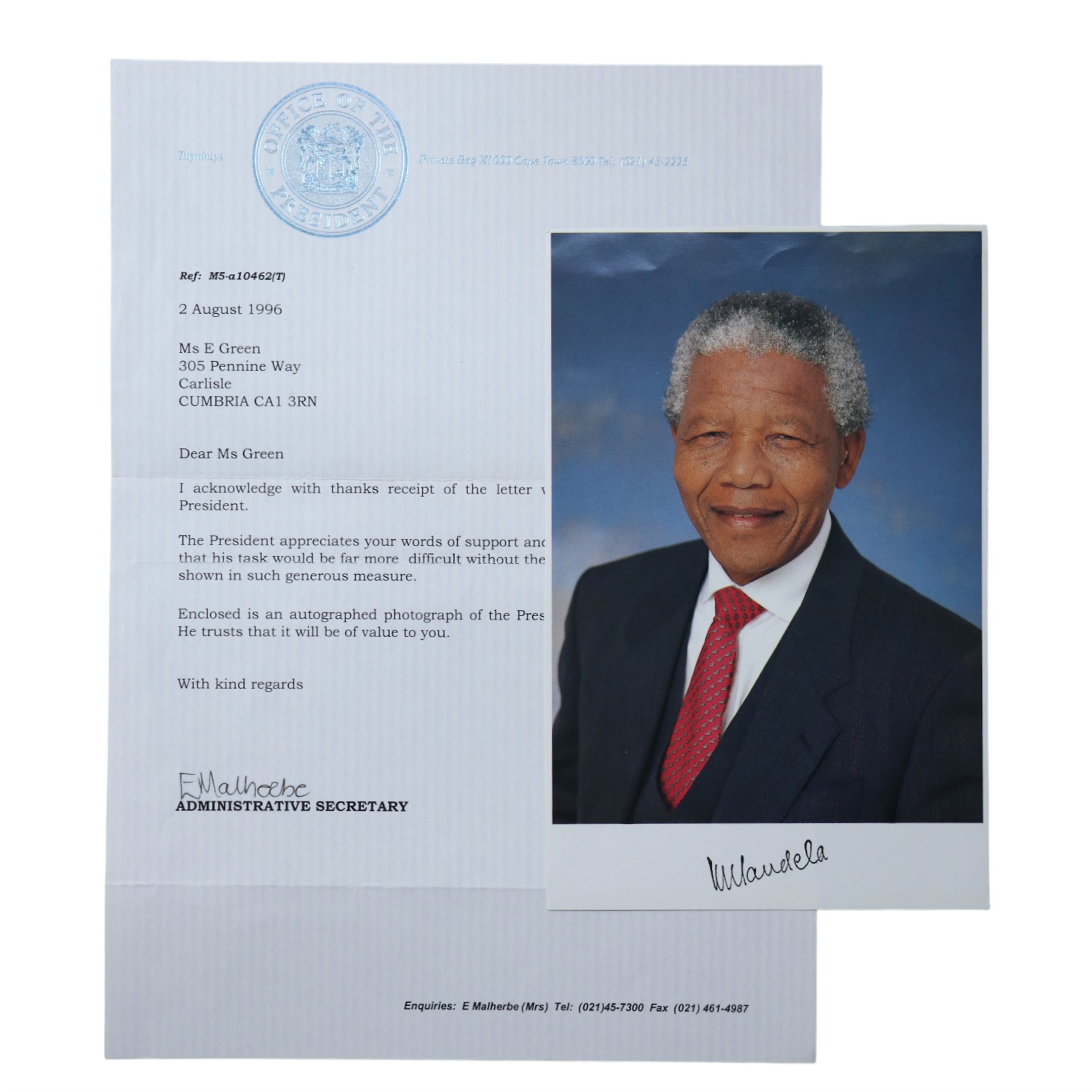 [ Autograph ] A facsimile signed photograph of President Nelson Mandela ...