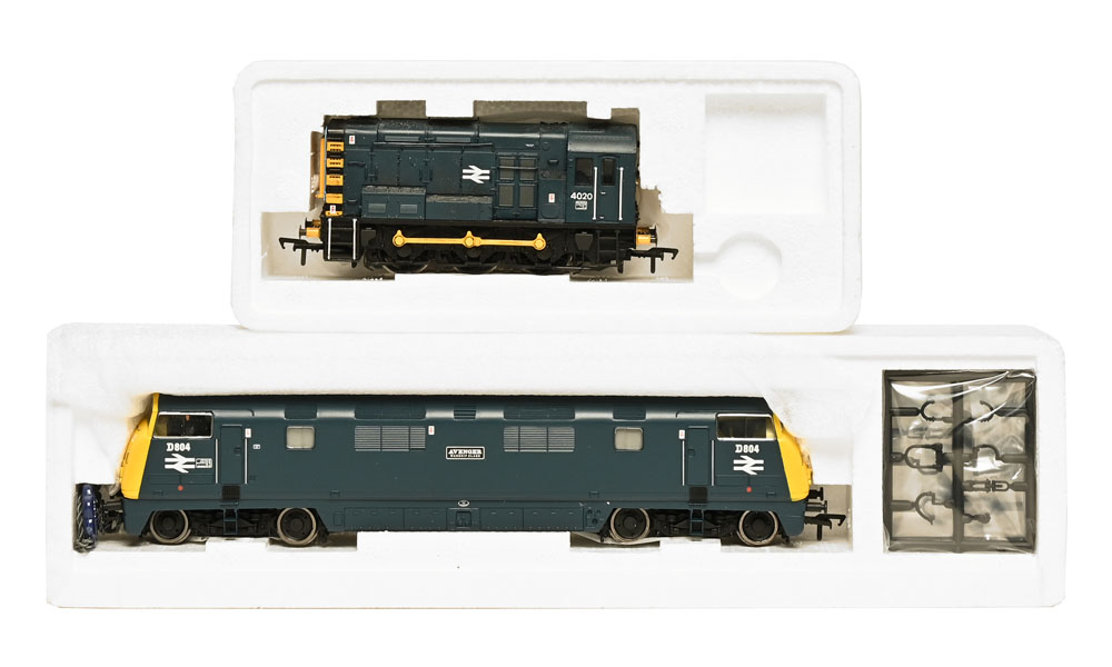 Two Bachmann 00 gauge diesel locomotives, class 42 Warship D804 ...