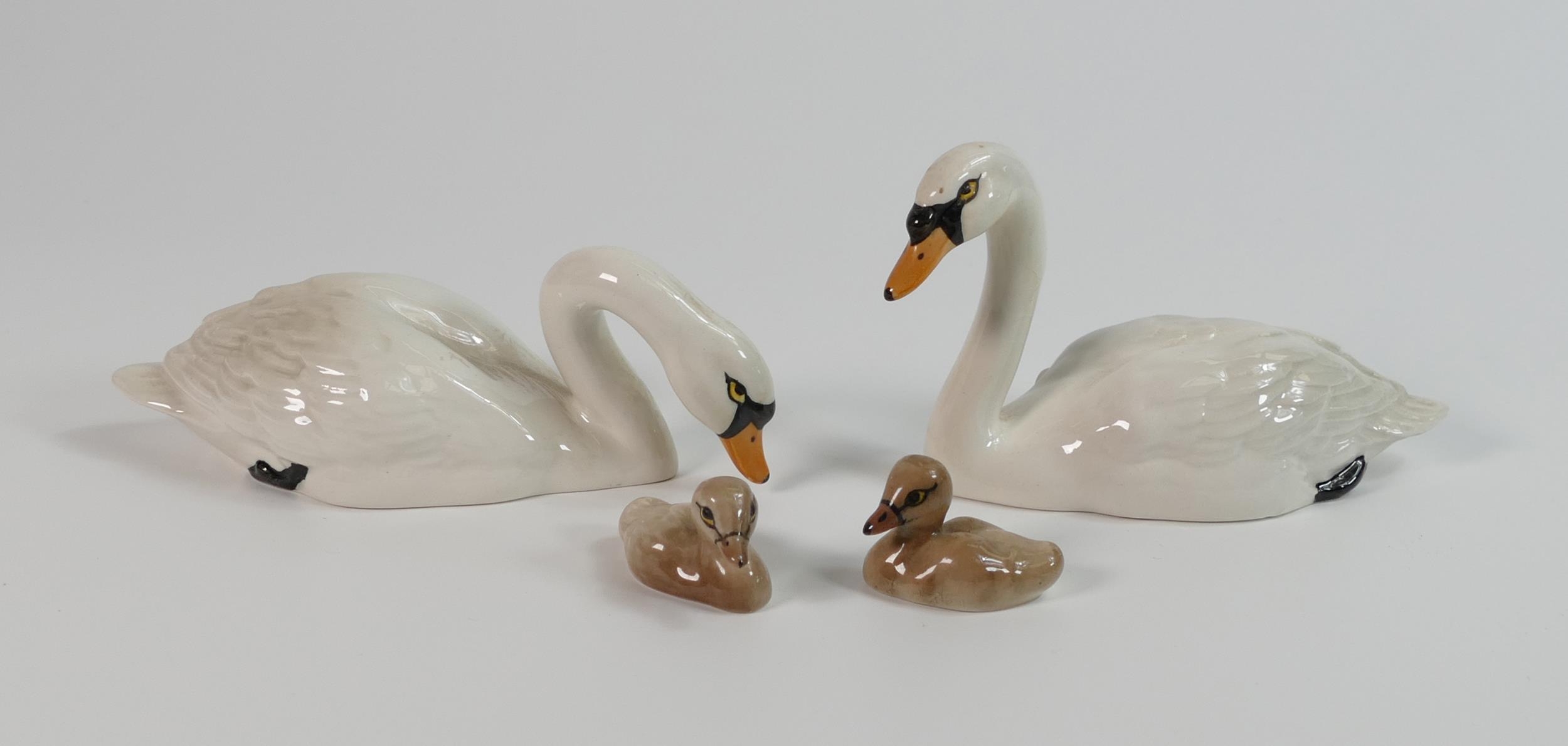 Beswick Swans & Signet 1685 & 1684(4)