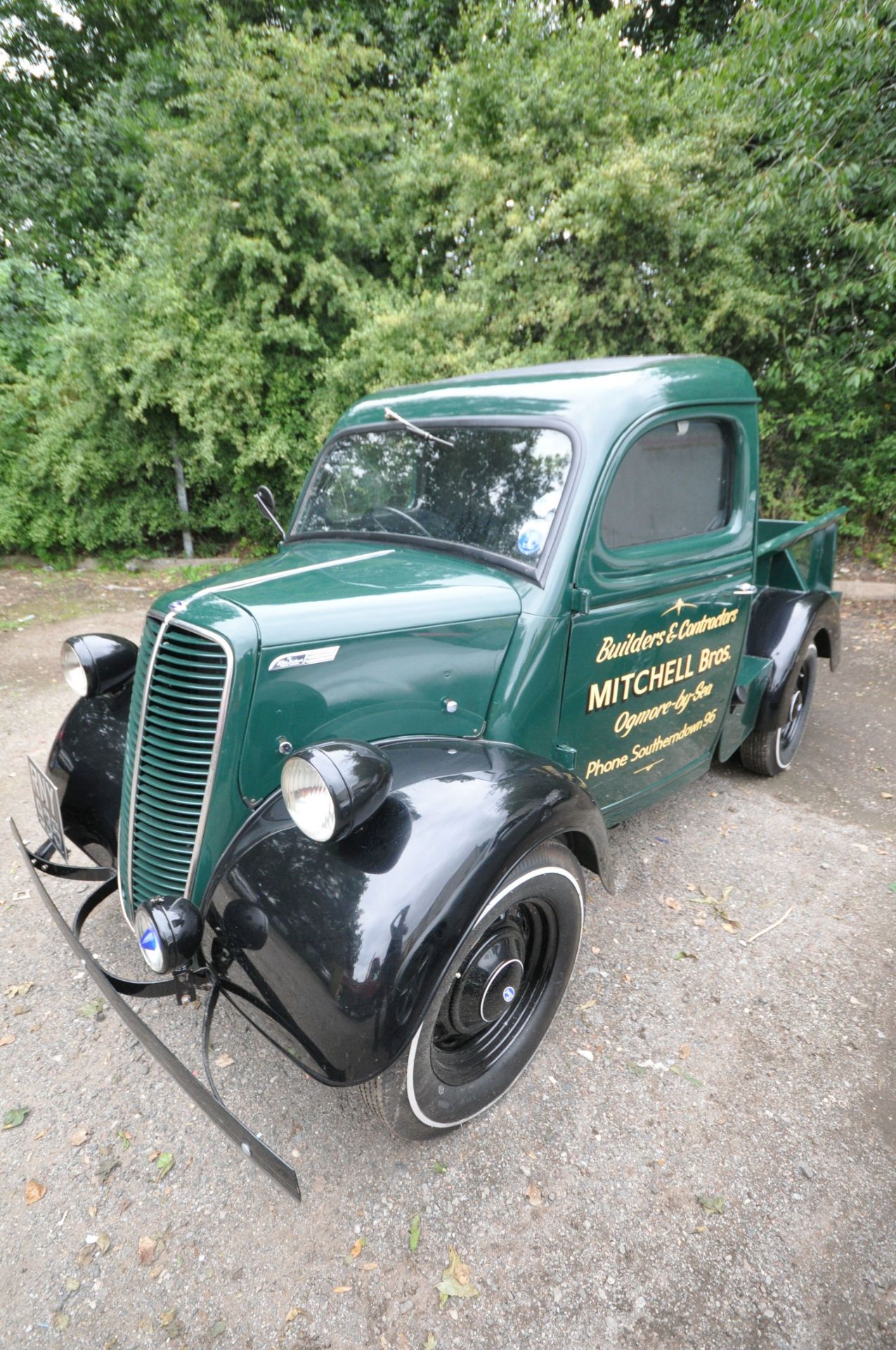 A 1955 FORD-FORDSON THAMES E83W STEEL BACK PICKUP - RNY 935 - This ...