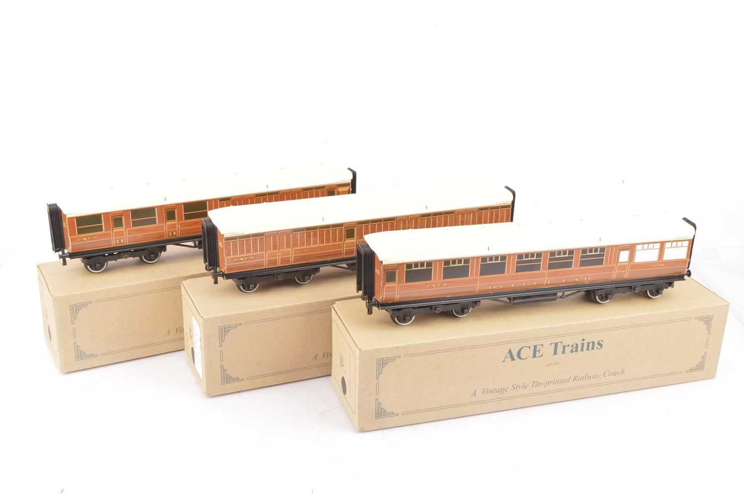 ACE Trains 0 Gauge LNER Teak seven Coach set including two articulated ...