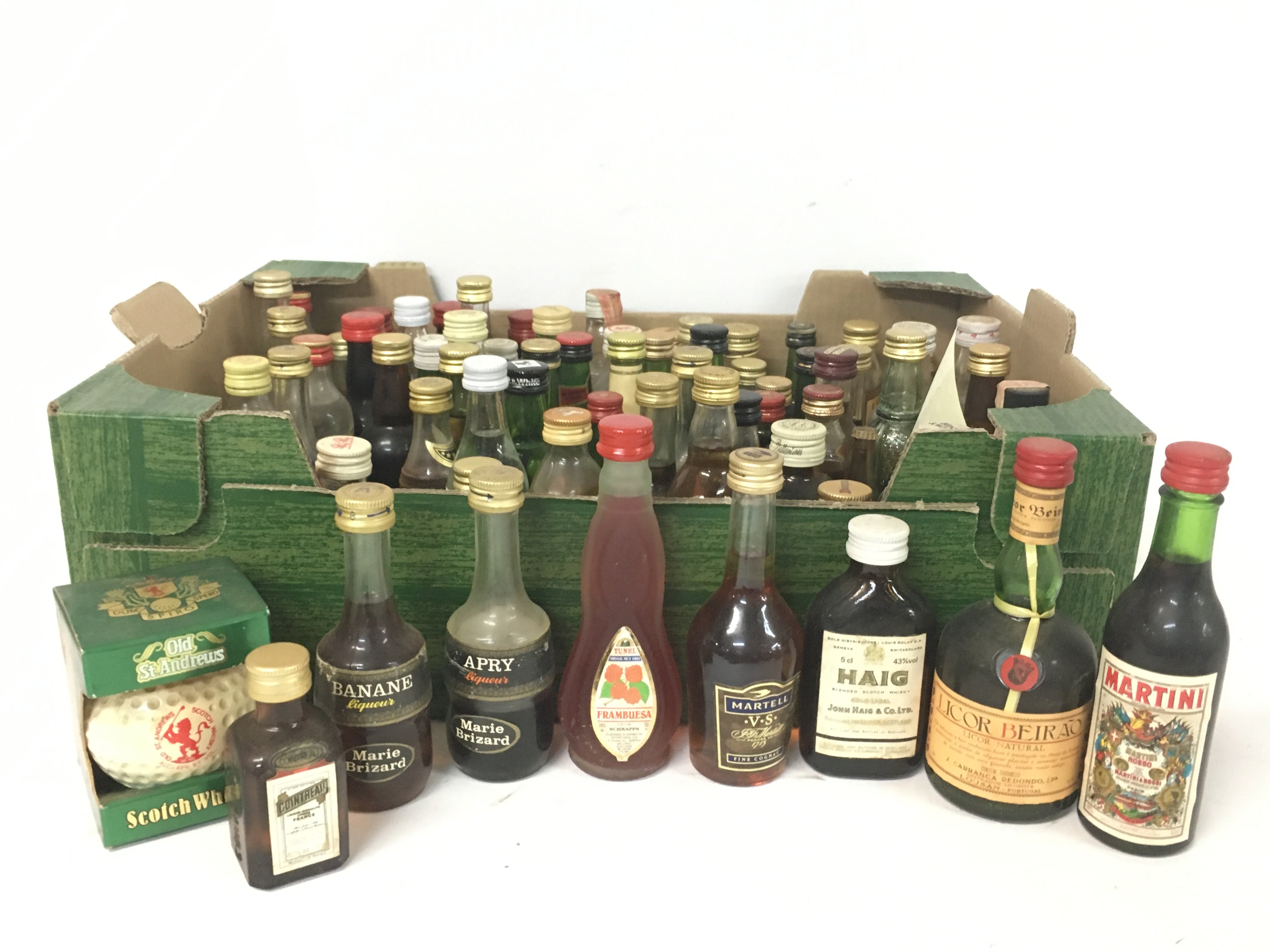 Box of mixed miniatures, 70+