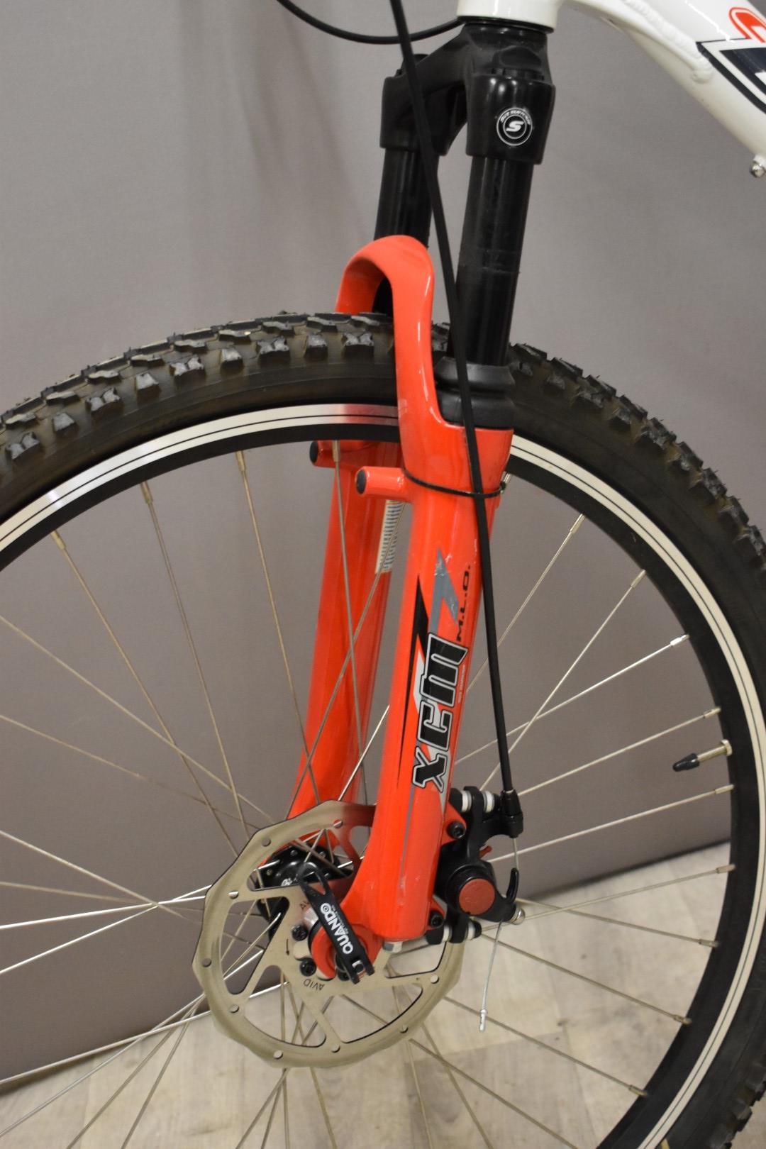 Claud Butler Alpina Mountain bicycle with 26 inch wheels, SR Suntour ...