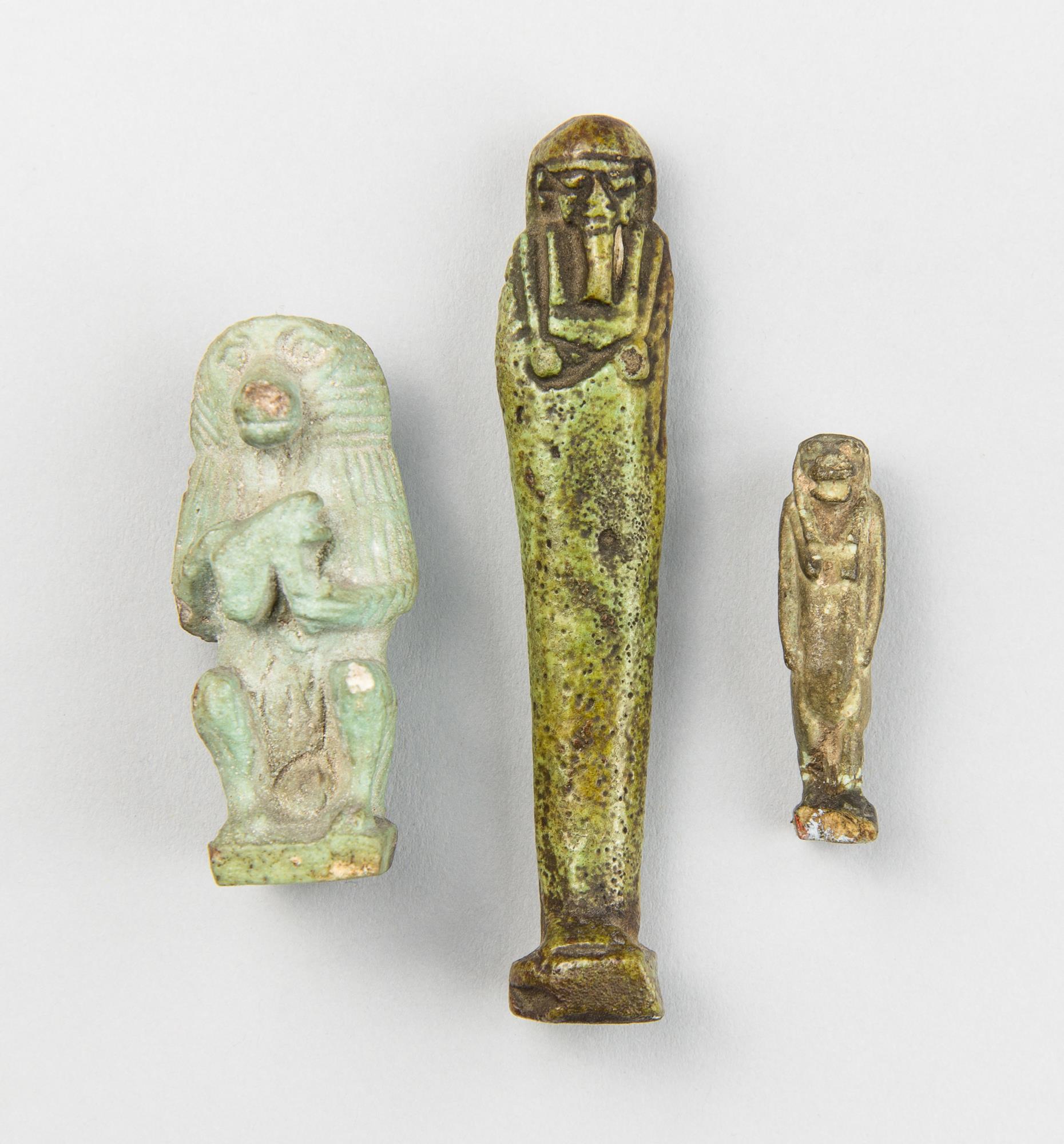 A GROUP OF ANCIENT EGYPTIAN ARTIFACTS, INCLUDING A SHABTI FIGURE AND ...