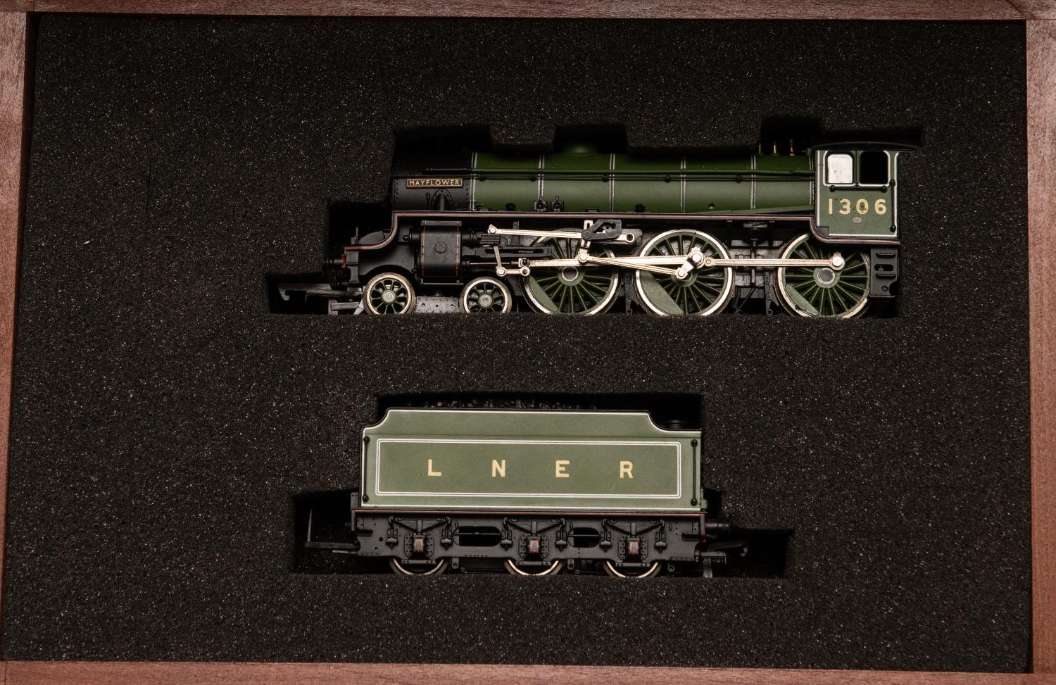 2 Bachmann 'OO' gauge Locomotives. An LNER class B1 4-6-0 Tender ...