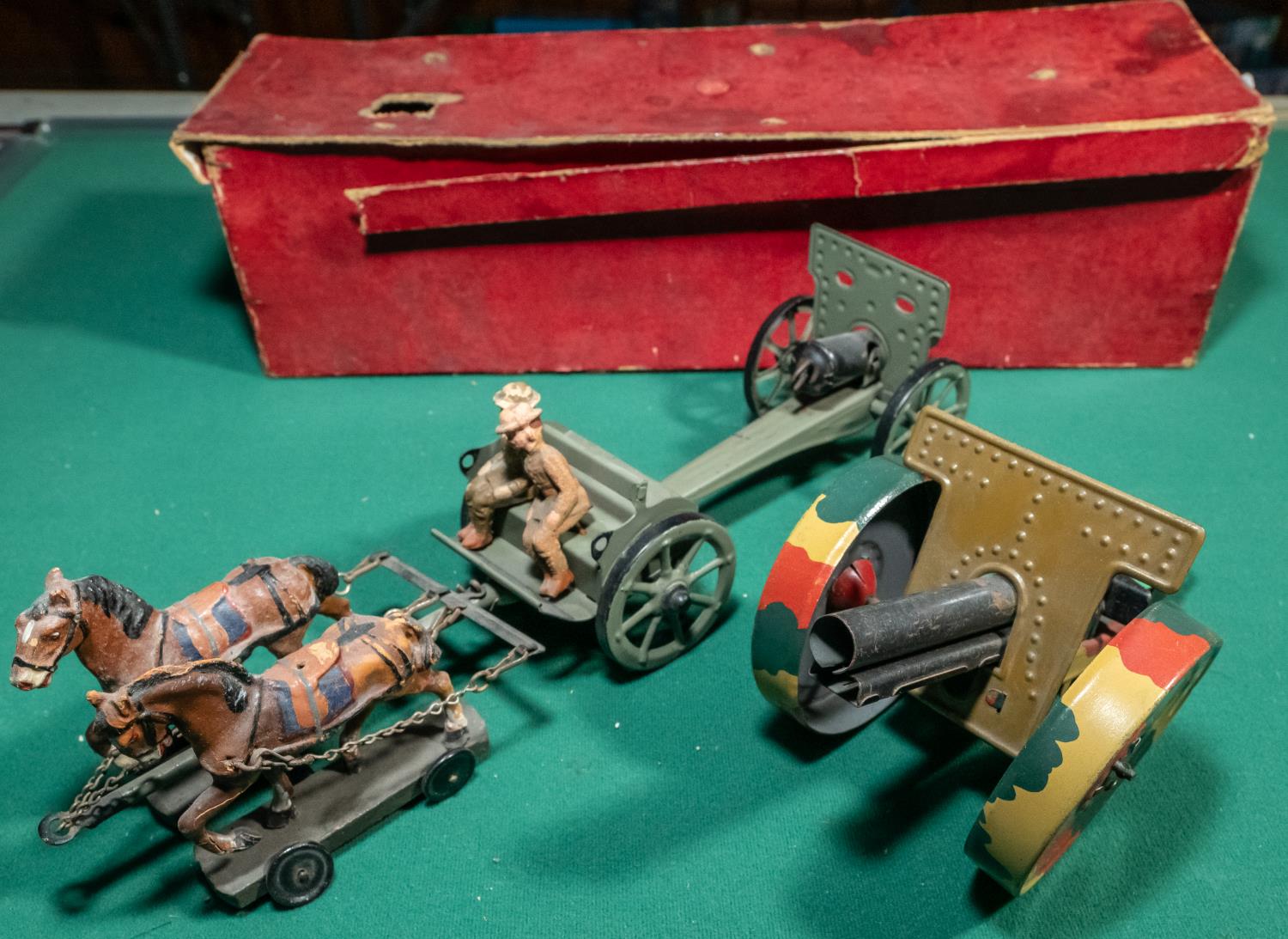 Elastolin Artillery gun team comprising of Horse drawn limber wagon ...