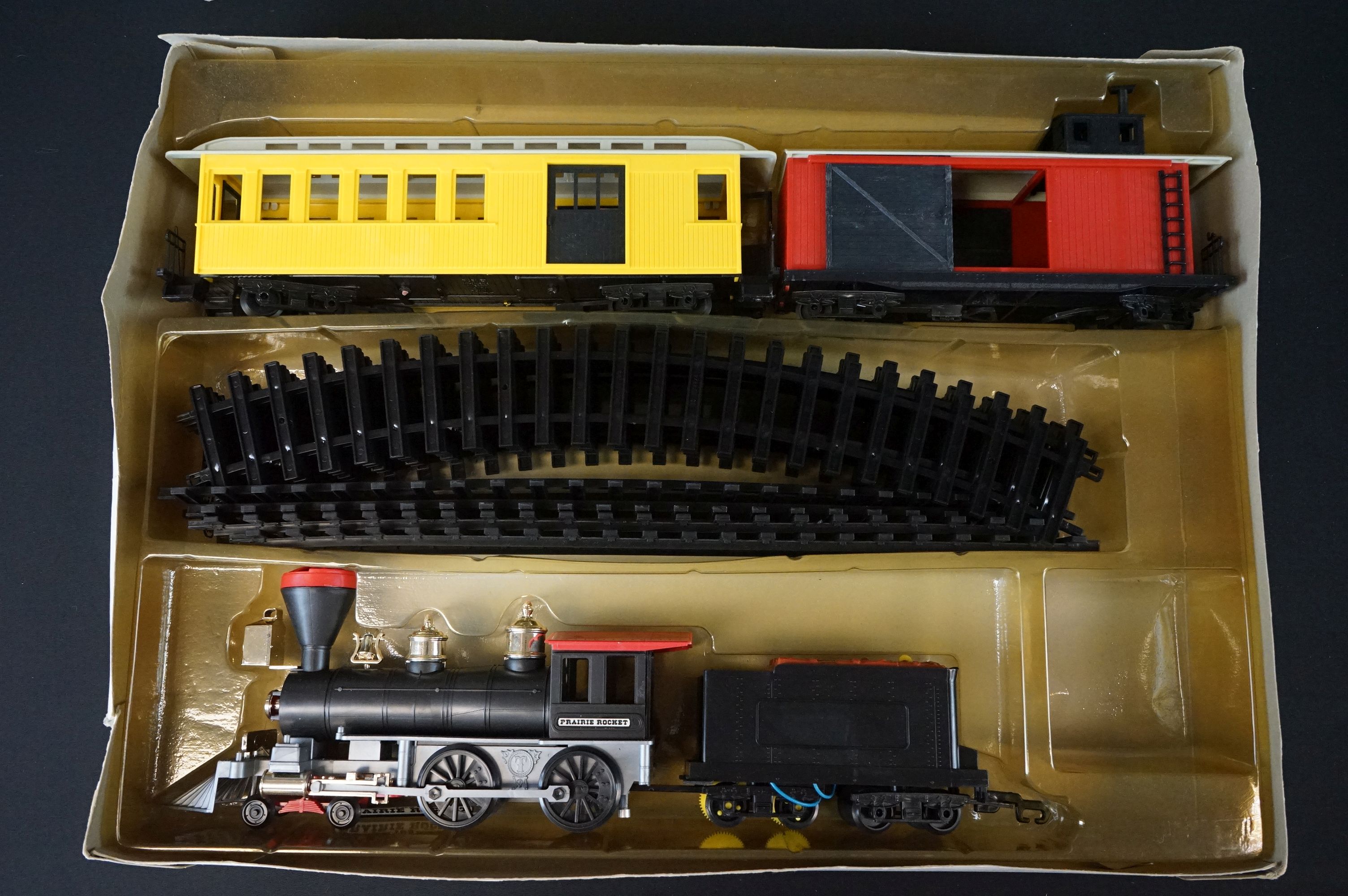 Two Timpo Toys Wild West plastic figure / model sets to include 259 ...