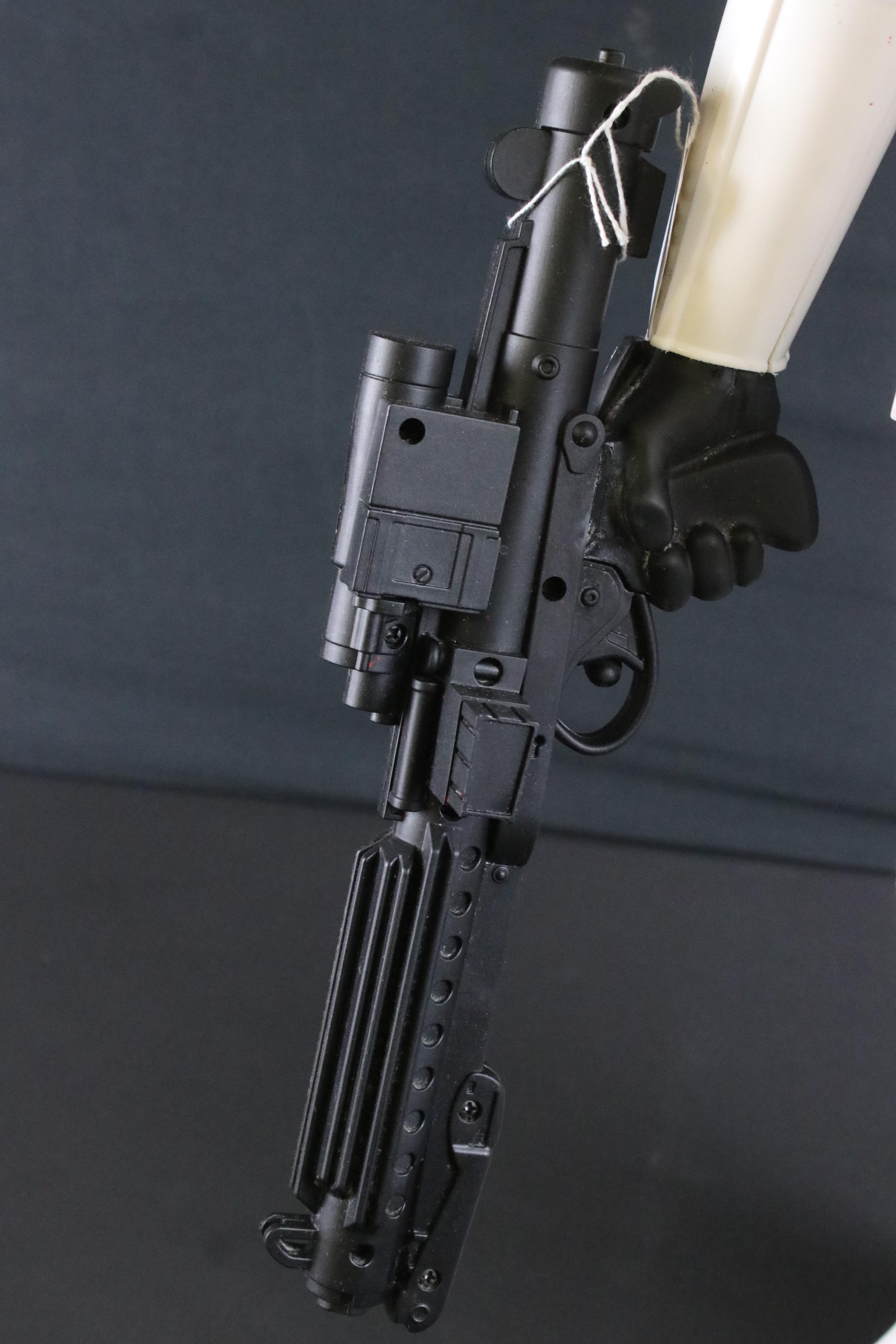 Star Wars - Unboxed Jakks Pacific Star Wars 31" inch tall Stormtrooper ...
