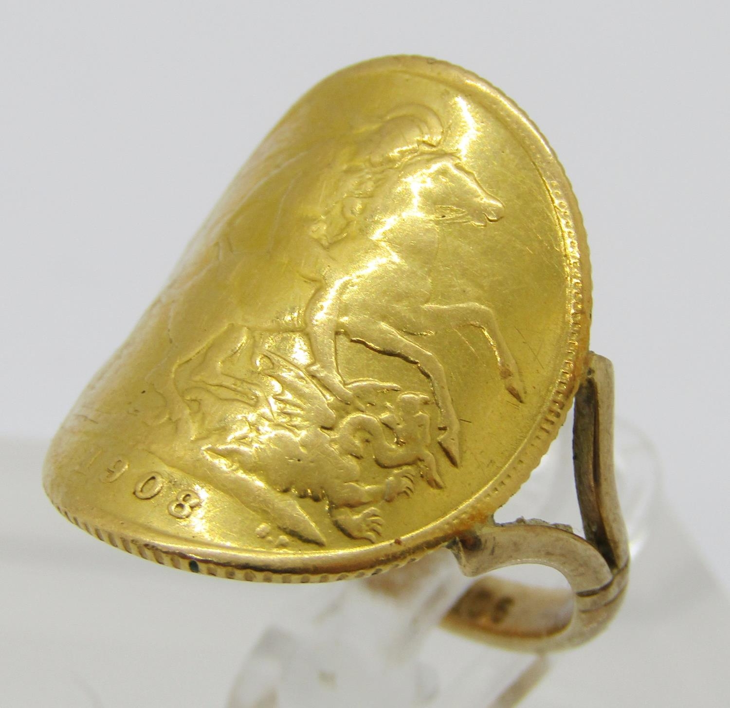 9ct 1908 half sovereign ring, size L, 4.9g