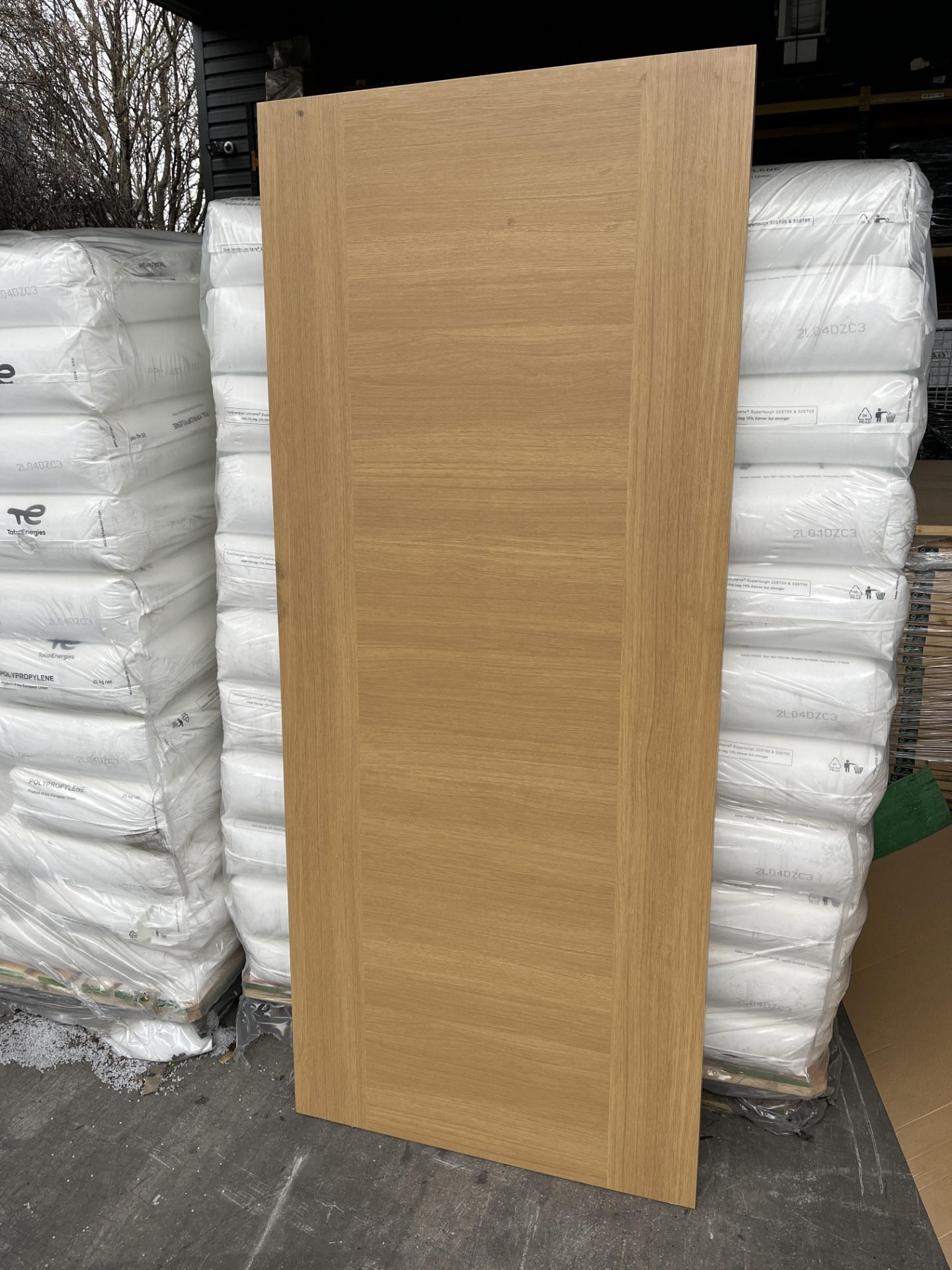 PALLET TO CONTAIN 26X VICAIMA 1981 X 838 X 35MM OAK WOODEN DOOR