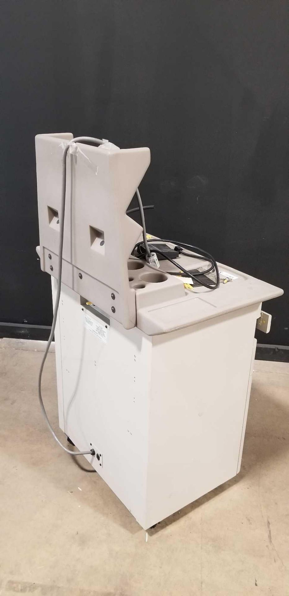 MIDMARK 498 ENT CABINET