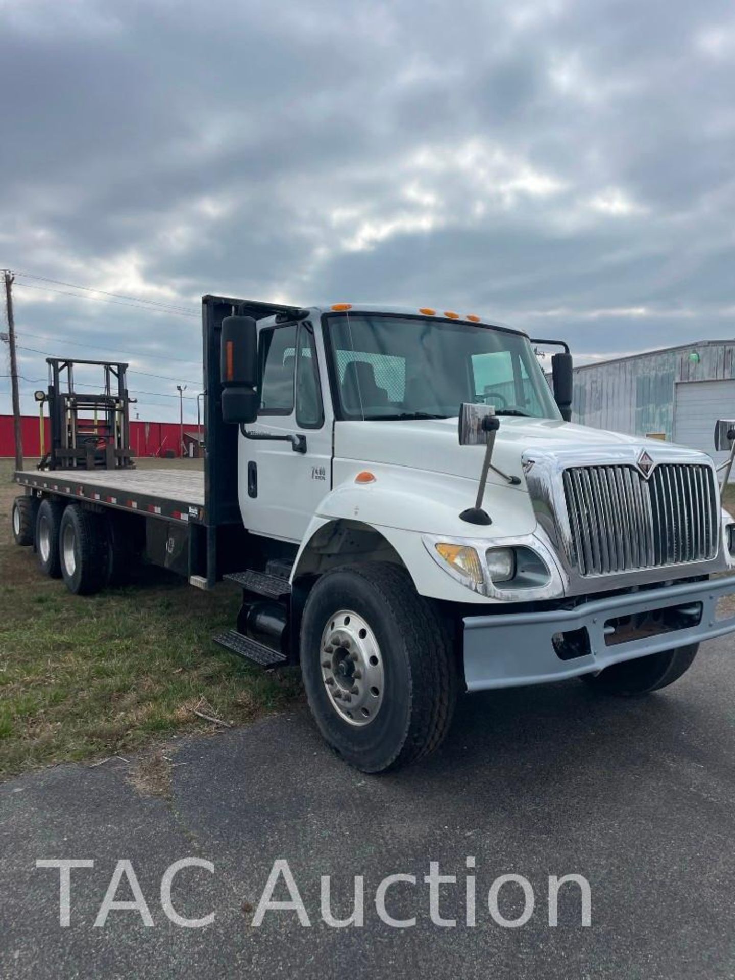 2006 International 7400 DT570 Flatbed Truck W/ Donkey M13-5K Forklift ...