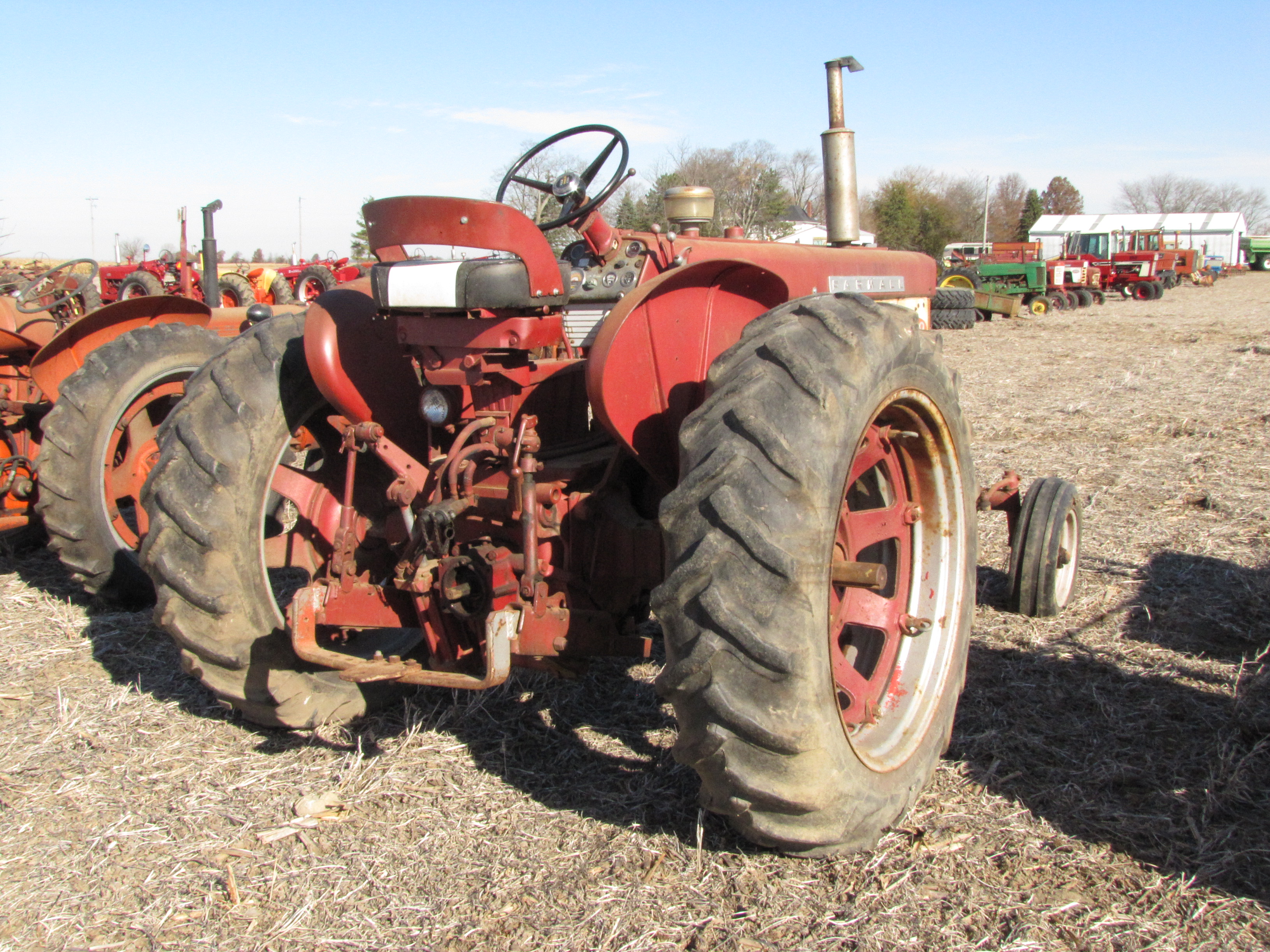 Farmall 560 tractor, WF, diesel, 2-pt, 540 pto, (2) hyd remotes ...