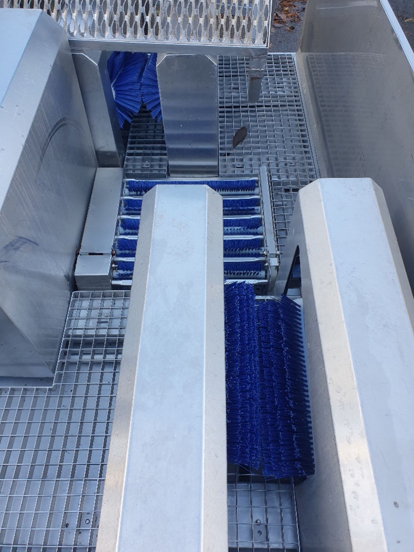 1 x Bobet Materiel walk-through boot washer with rotating brushes for ...