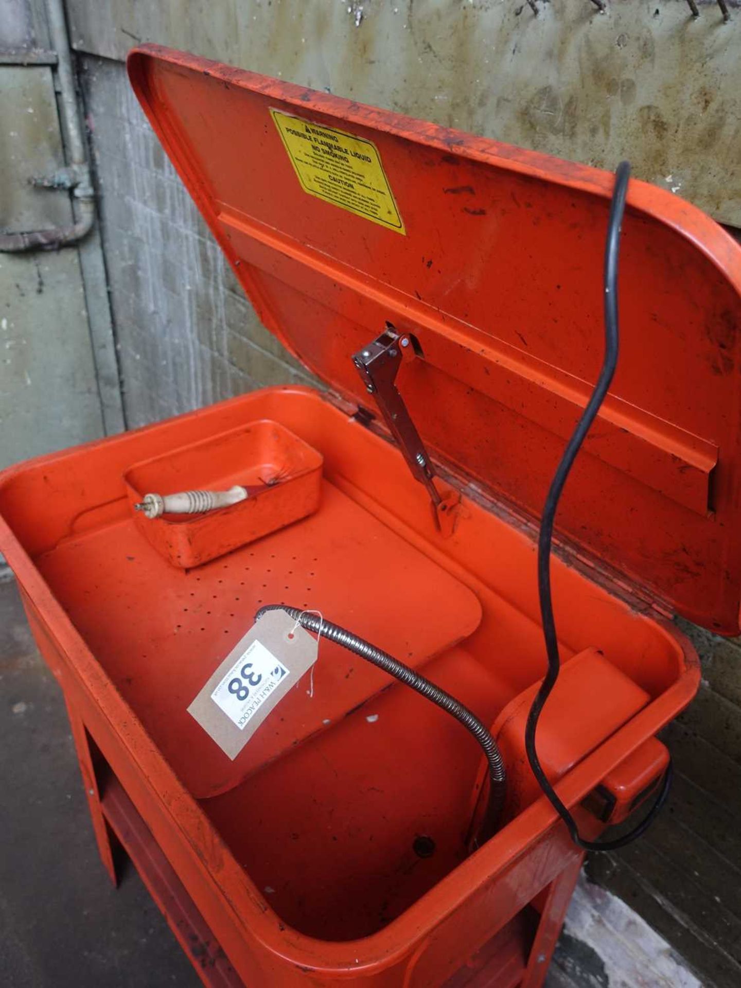 +VAT Parts wash down tank, serial no. 0545879