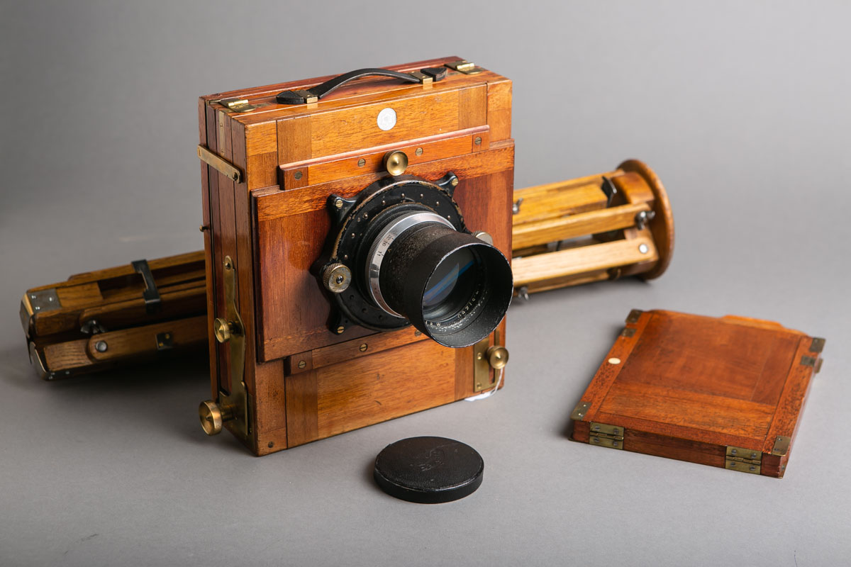 Plattenkamera (Neue Görlitzer Camera-Werke, um 1900) - auctions & price ...