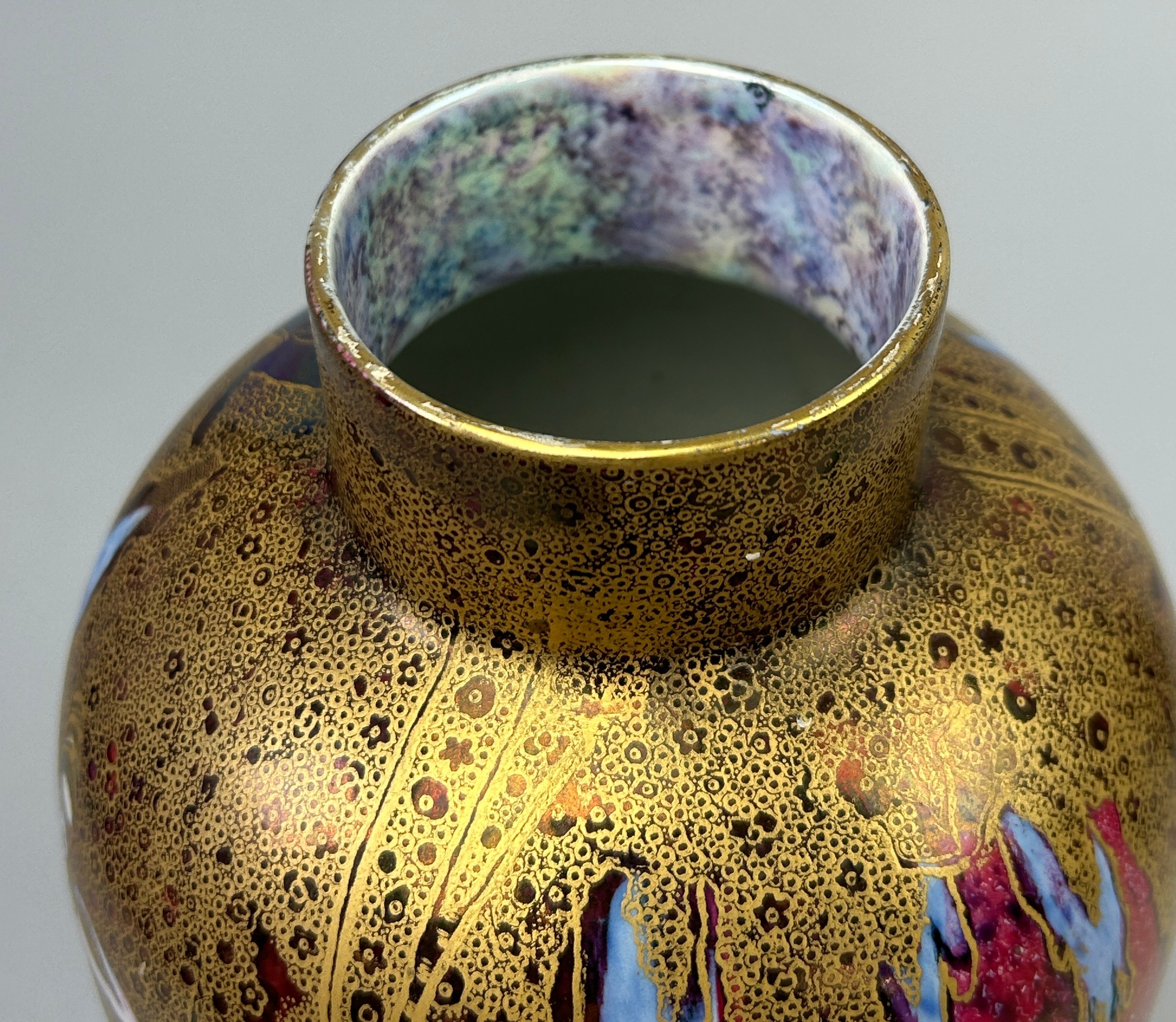 A WILTON WARE VASE IN THE 'FAIRYLAND DESIGN' LUSTRE WARE, 1920's-1930's ...