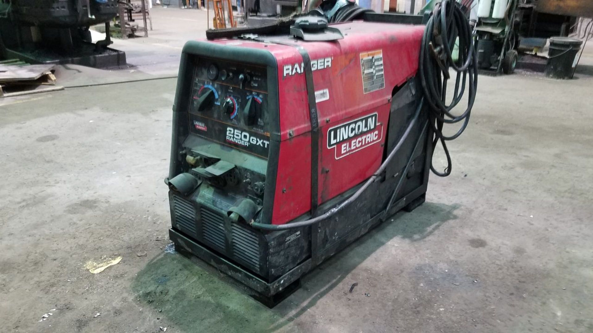 Lincoln Electric Ranger 250 GXT, 250-Amp Capacity, Gas Powered Portable ...